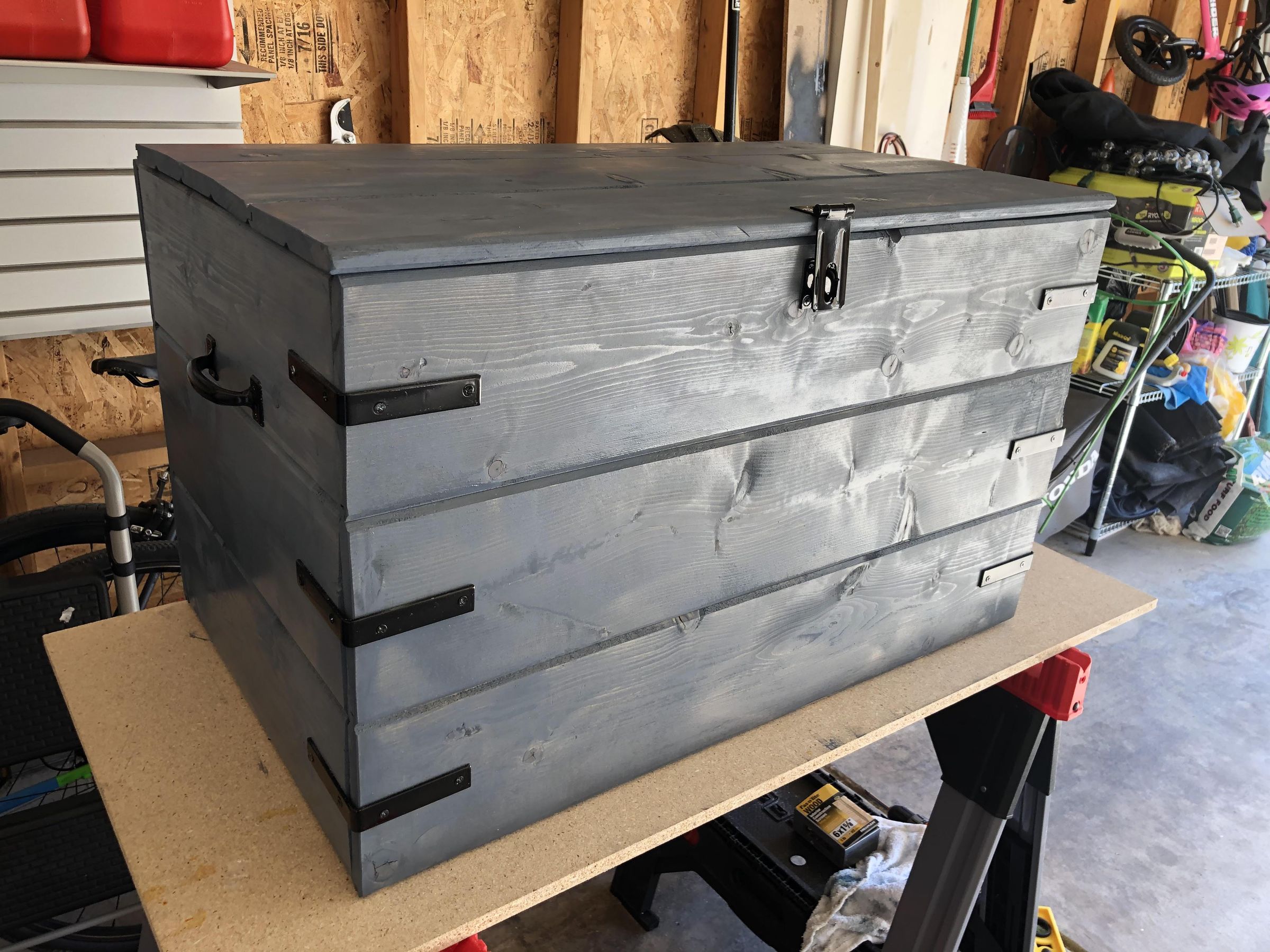 Rustic Wood Chest Toybox : 10 Steps (with Pictures) - Instructables