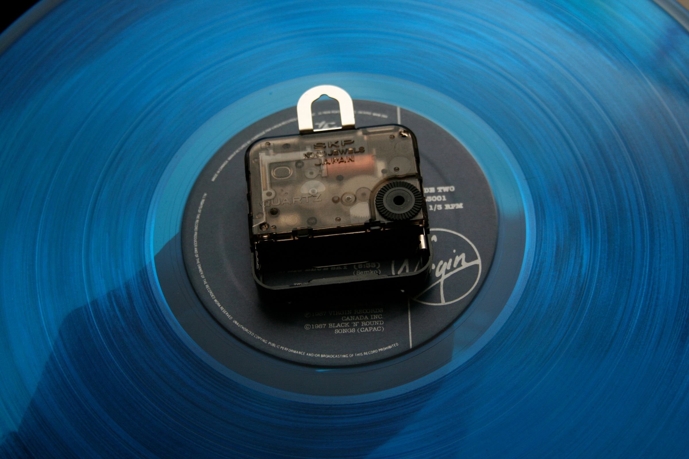 LP Clock : 4 Steps - Instructables