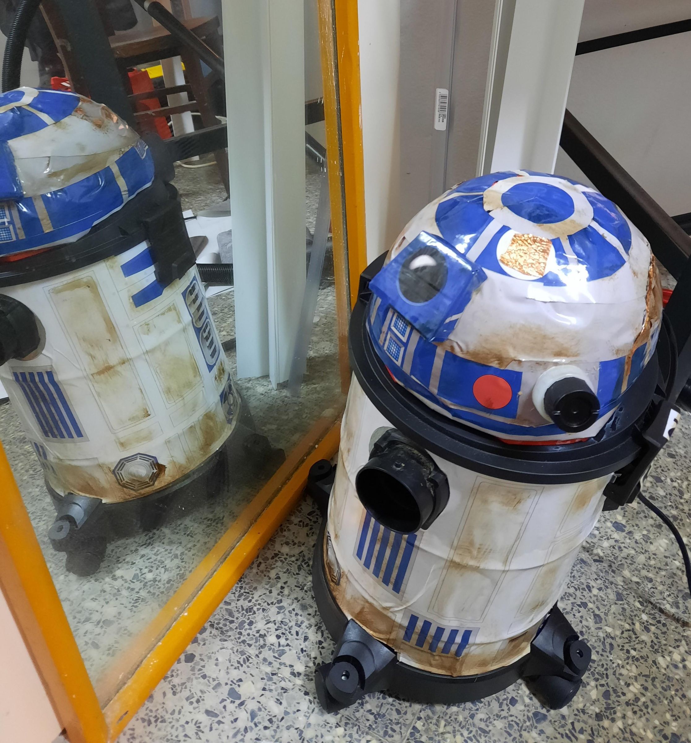 R2-D2 VACUUM : 4 Steps - Instructables