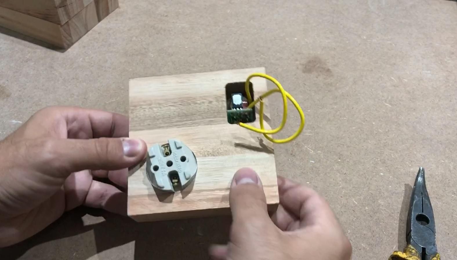 Wood Desk Lamp Dimmable : 9 Steps (with Pictures) - Instructables