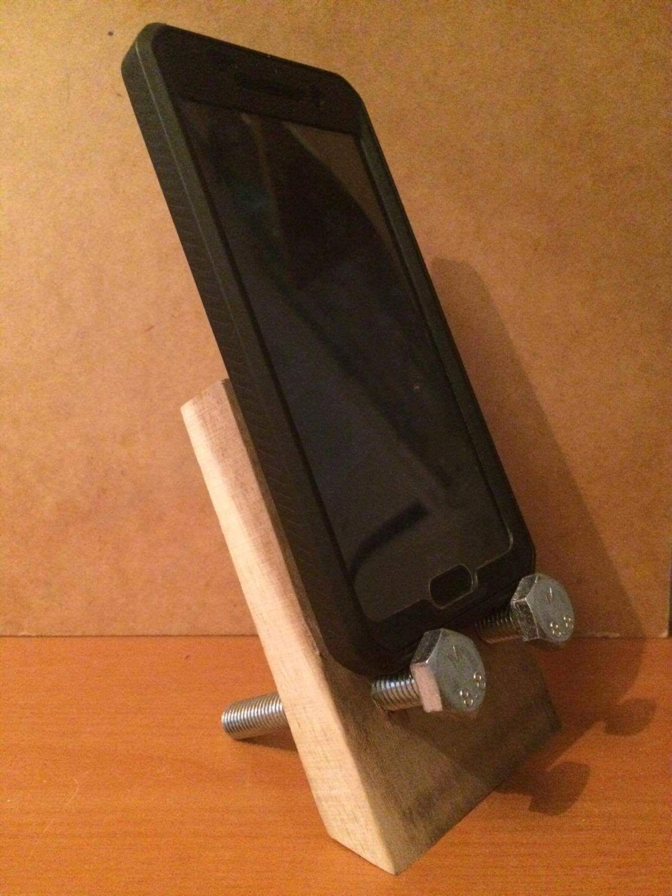 Pallet Phone Stand : 5 Steps - Instructables