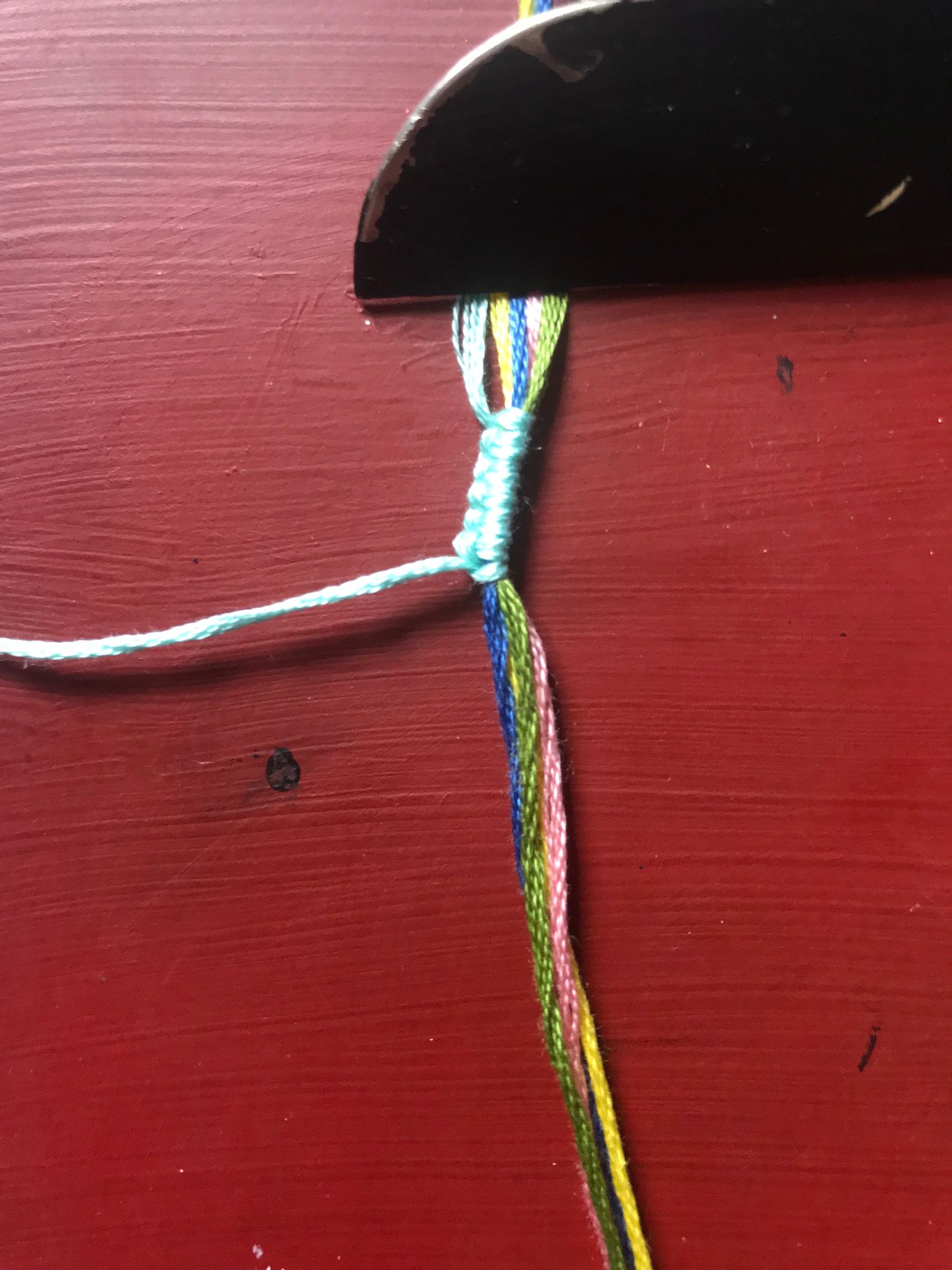 Friendship Bracelet With Teardrop Loop and Triangle Ending : 7 Steps - Instructables