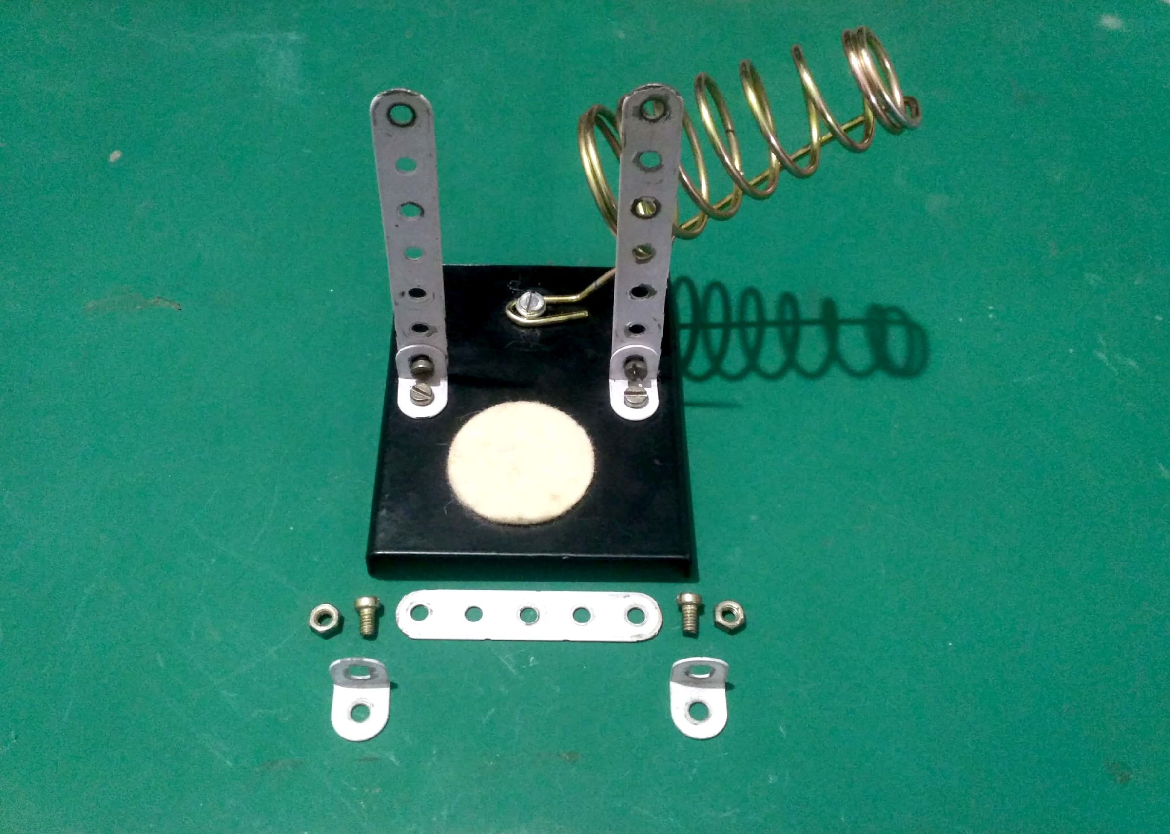 DIY Helping Hands for Soldering : 9 Steps (with Pictures) - Instructables