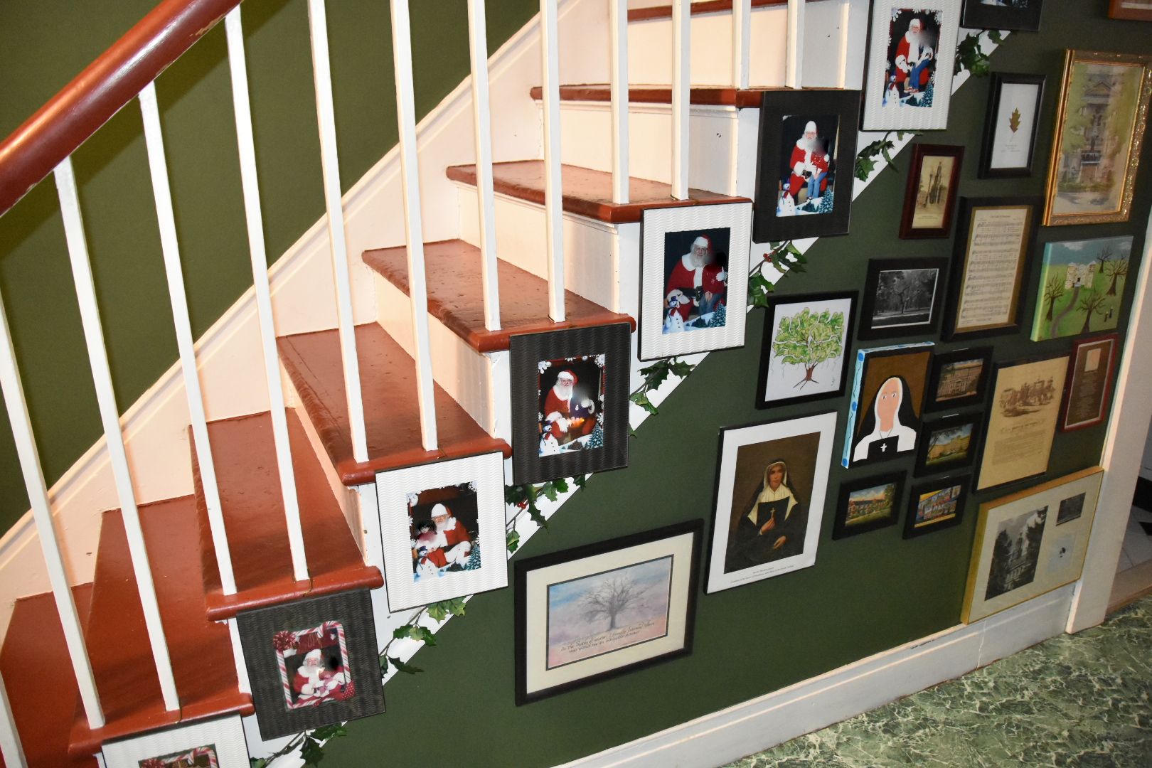 Stairway Picture Hangers : 3 Steps (with Pictures) - Instructables