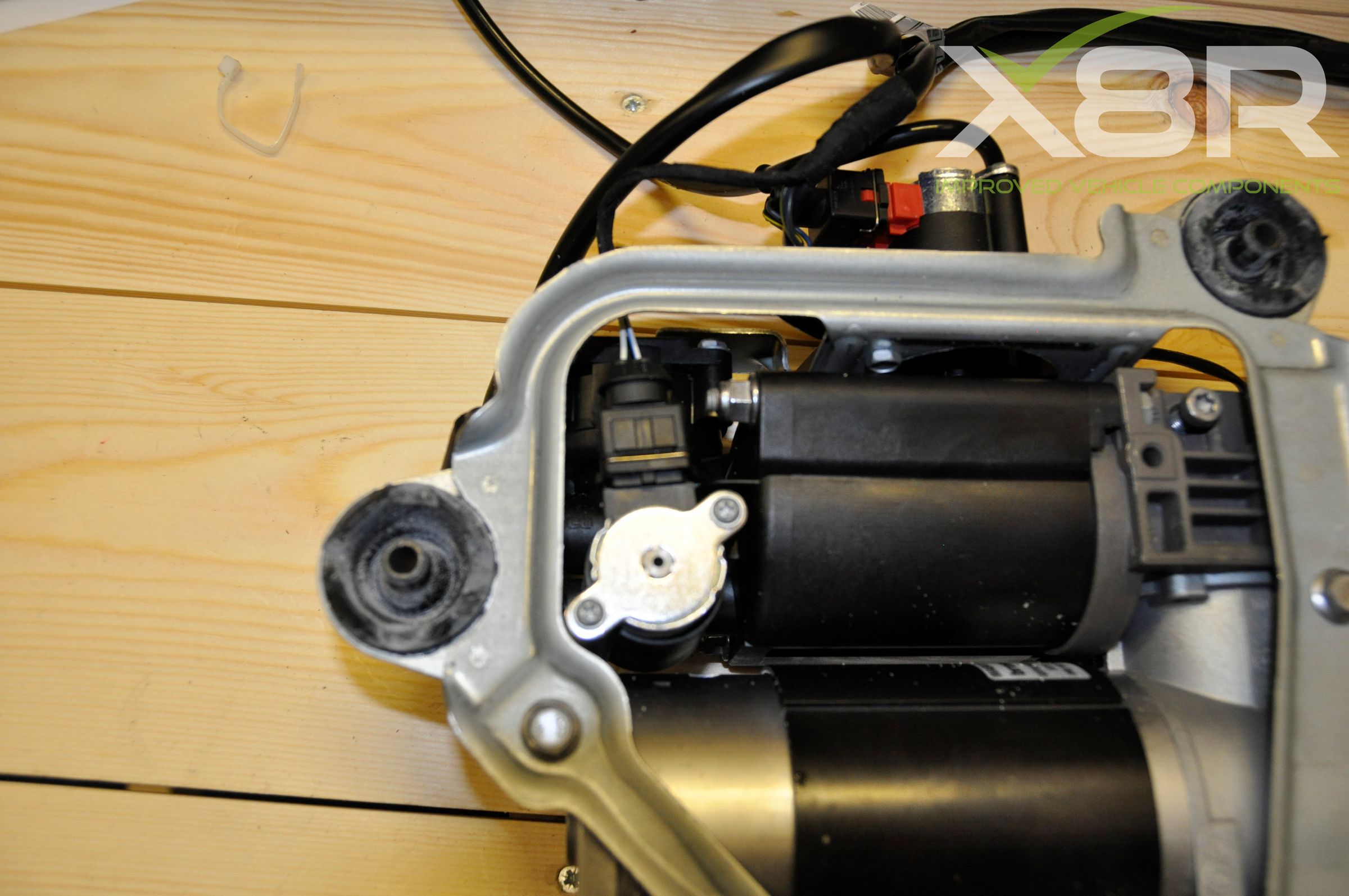 Range Rover L322 Wabco Air Suspension Compressor Removal : 8 Steps ...