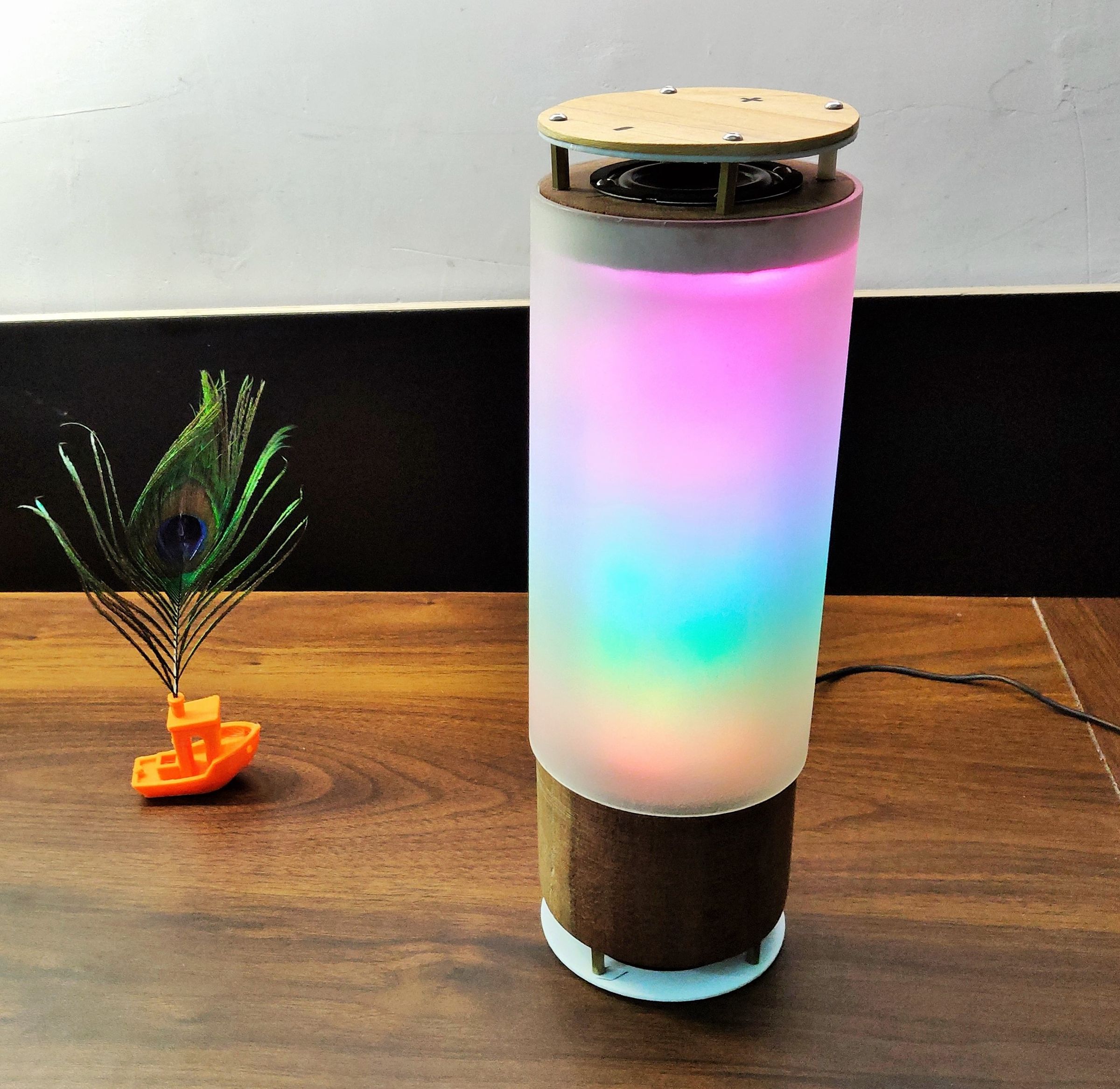 Desk Bluetooth Speaker With Audio Visualisation, Touch Buttons and NFC ...
