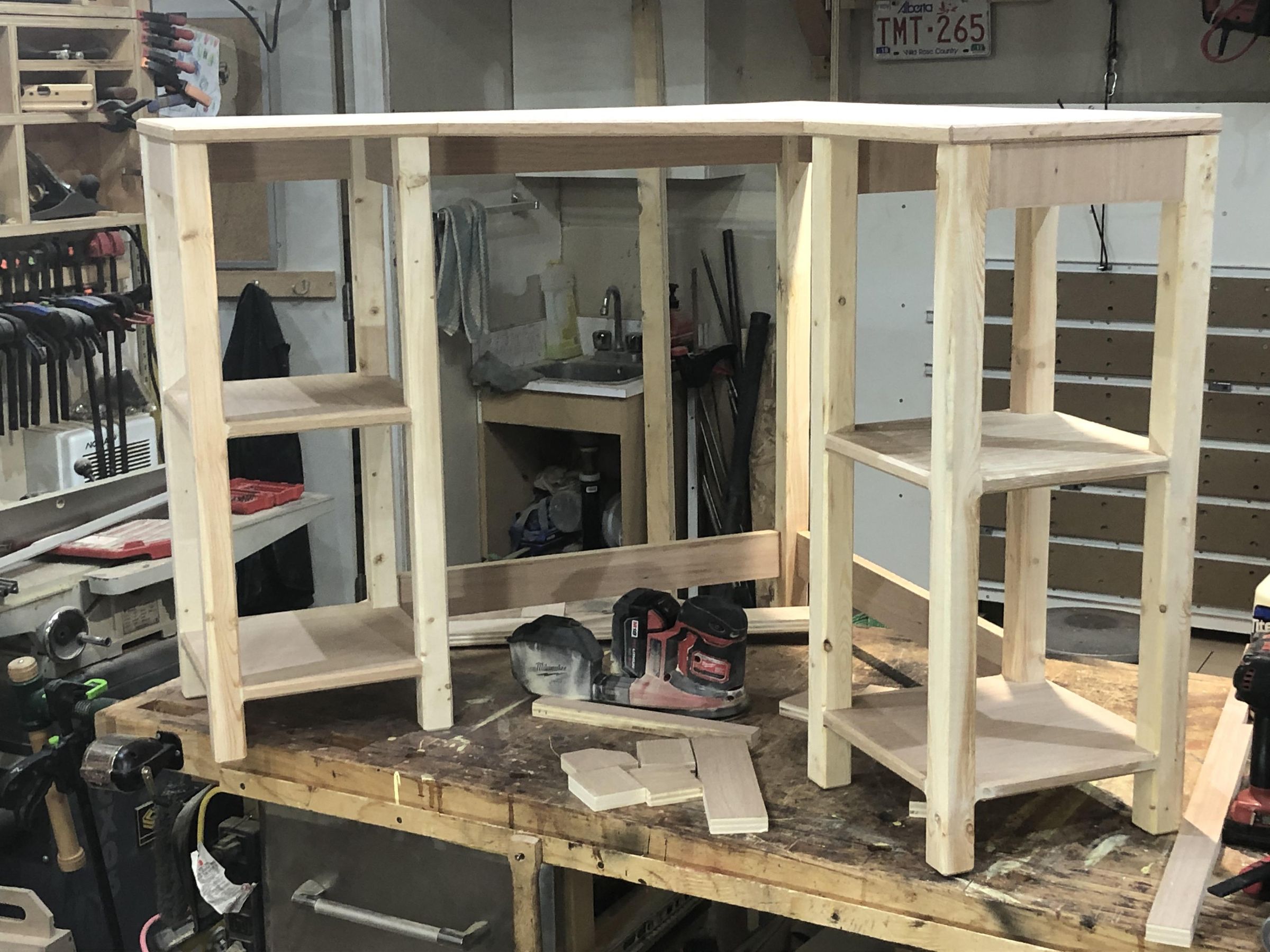 Compact Corner Desk : 8 Steps (with Pictures) - Instructables