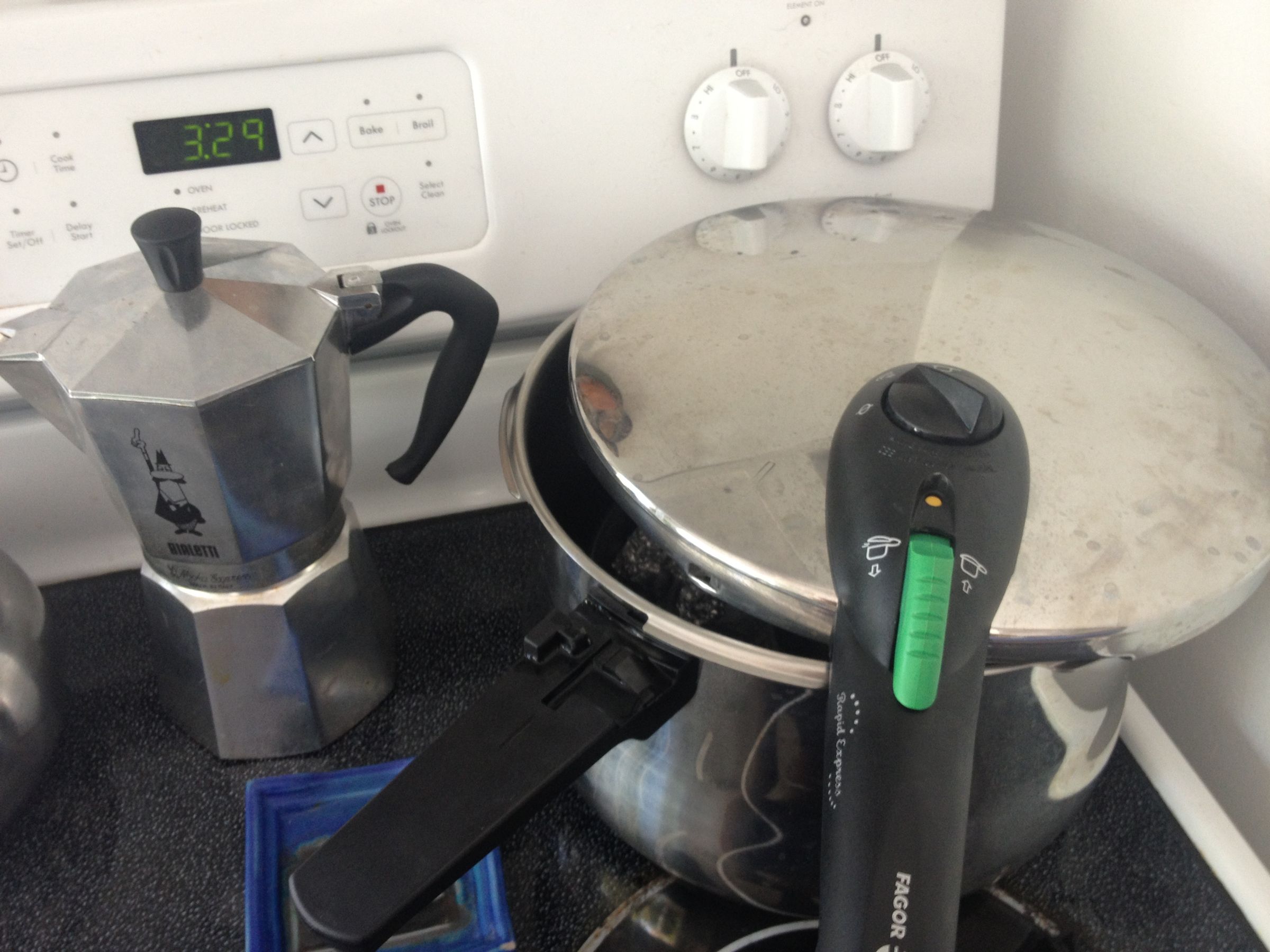 How to Make Solid Culture Medium Plates for Yeast Culture : 8 Steps ...