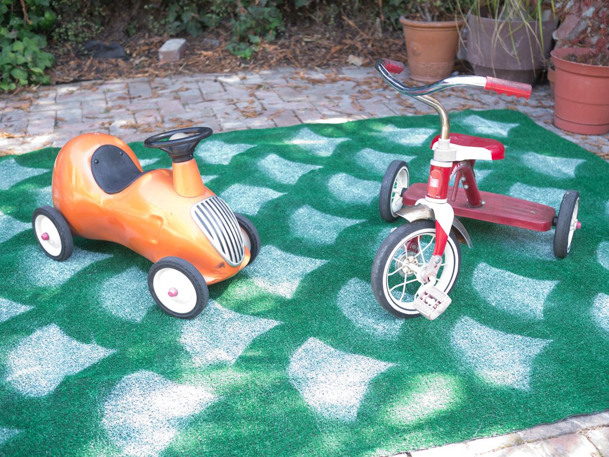 Stenciled Astro Turf : 10 Steps - Instructables