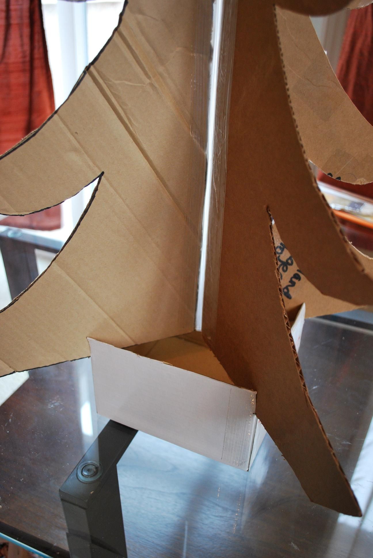 Junk Mail Christmas Tree : 5 Steps (with Pictures) - Instructables