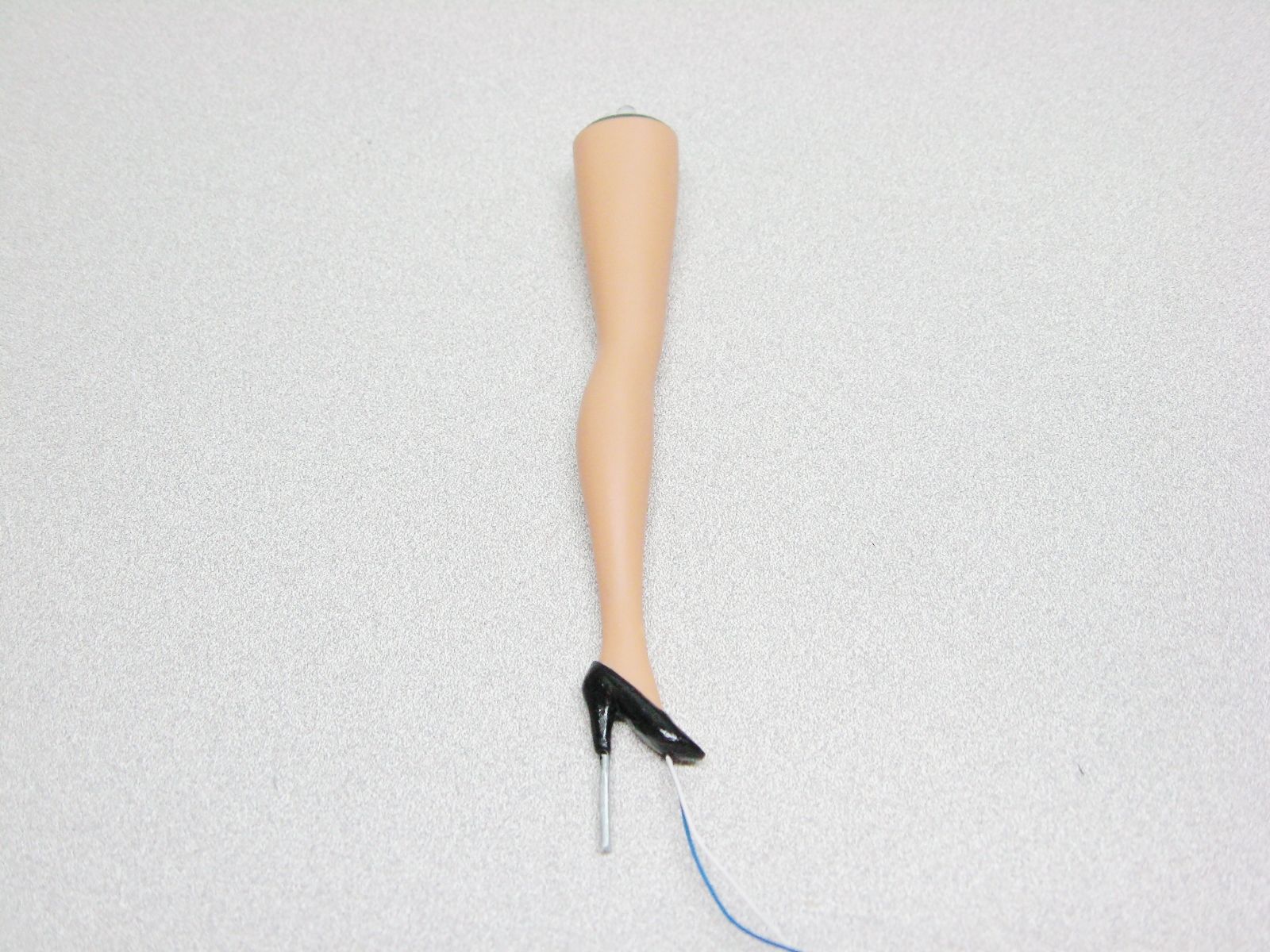 Barbie Leg Lamp : 19 Steps (with Pictures) - Instructables