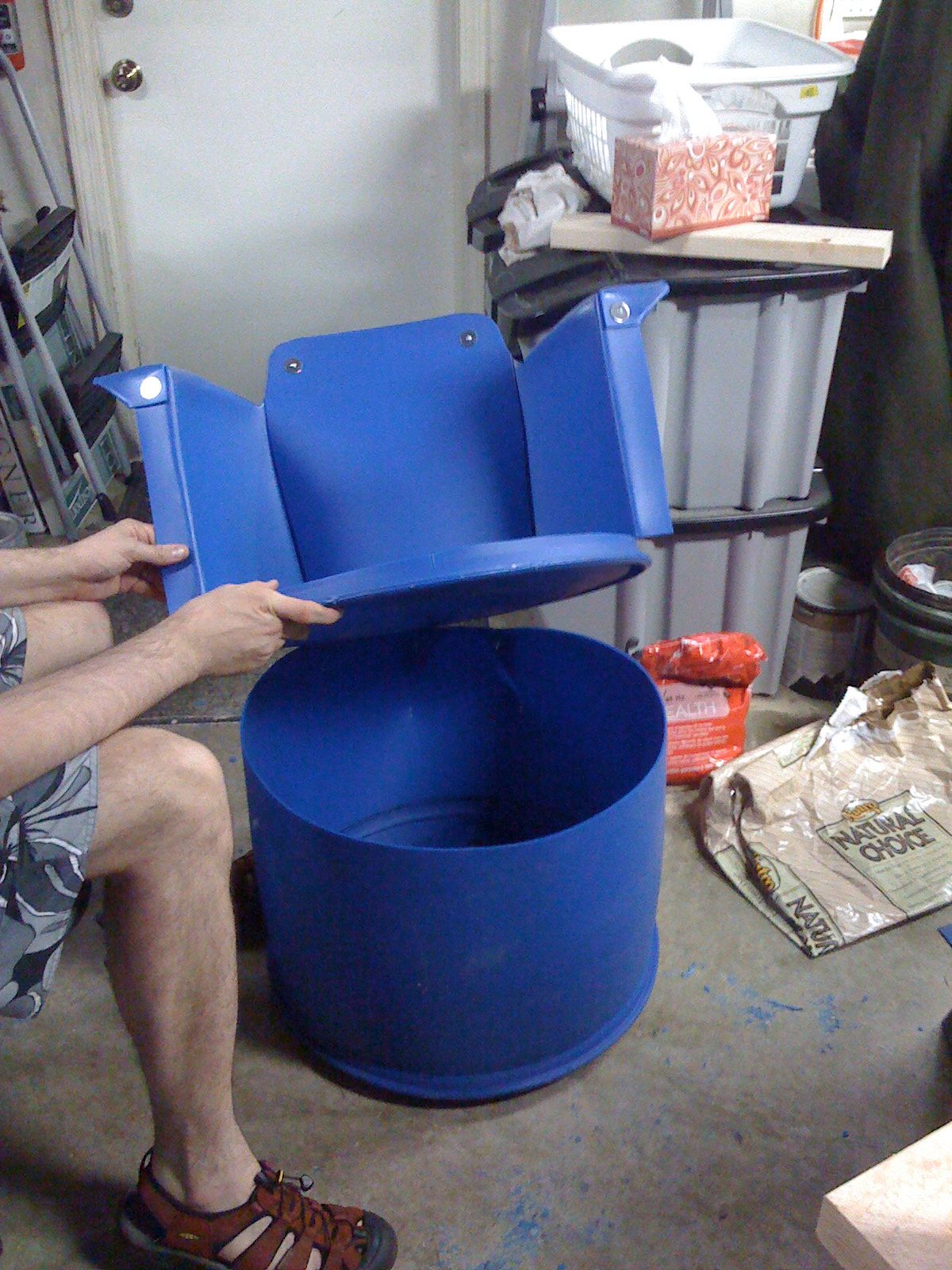 Recycled 55 Gallon Barrel Chair : 7 Steps (with Pictures) - Instructables