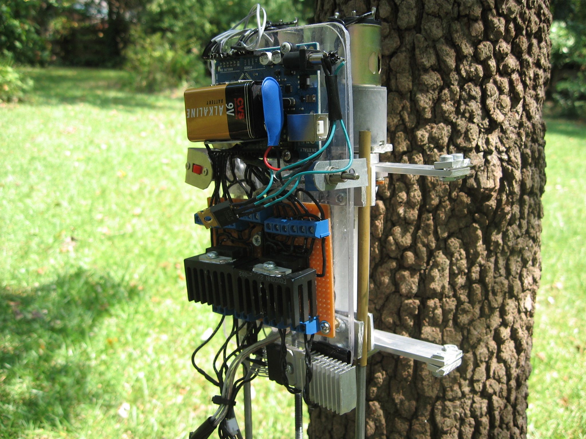 Tree Climbing Robot : 20 Steps (with Pictures) - Instructables