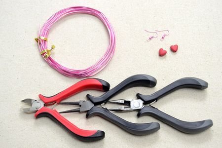 Valentine's Day Gift: WigJig Swan Earrings : 6 Steps - Instructables