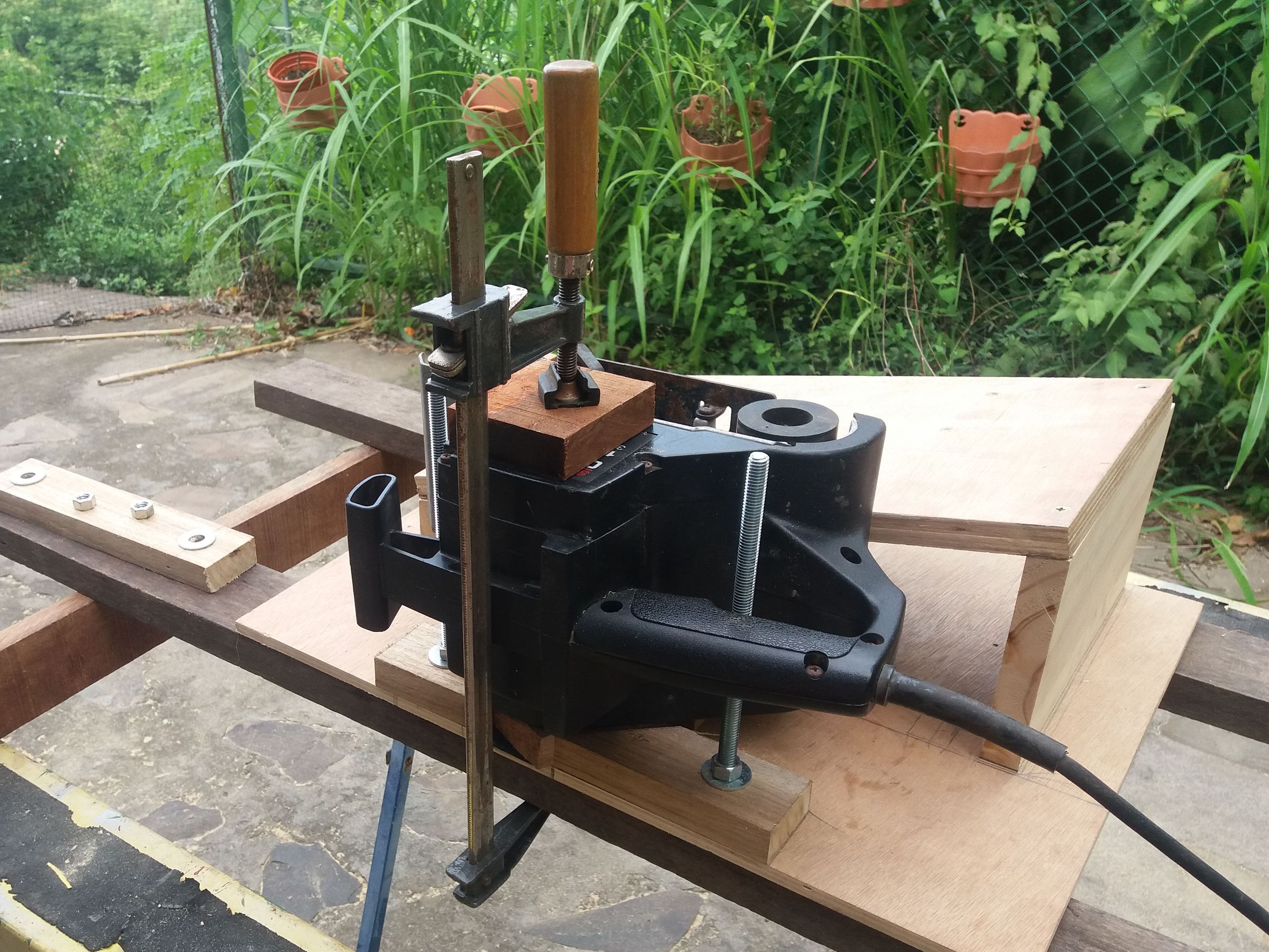 Benchtop Belt Sander Jig : 8 Steps (with Pictures) - Instructables