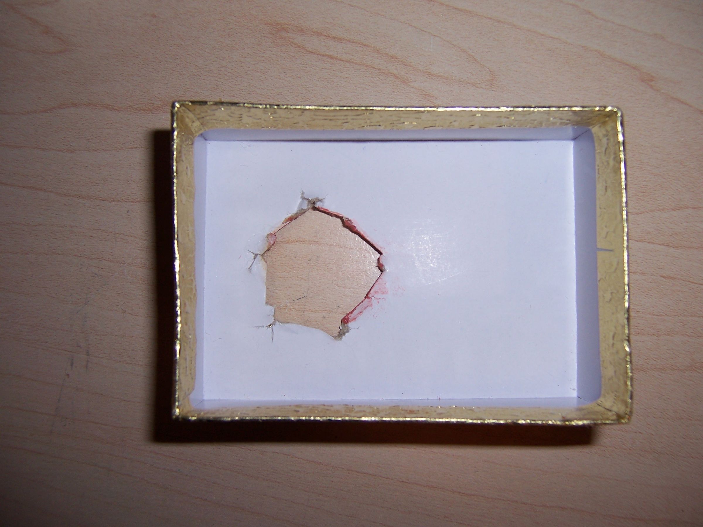 How to Make the Finger in a Box Prank! : 6 Steps - Instructables