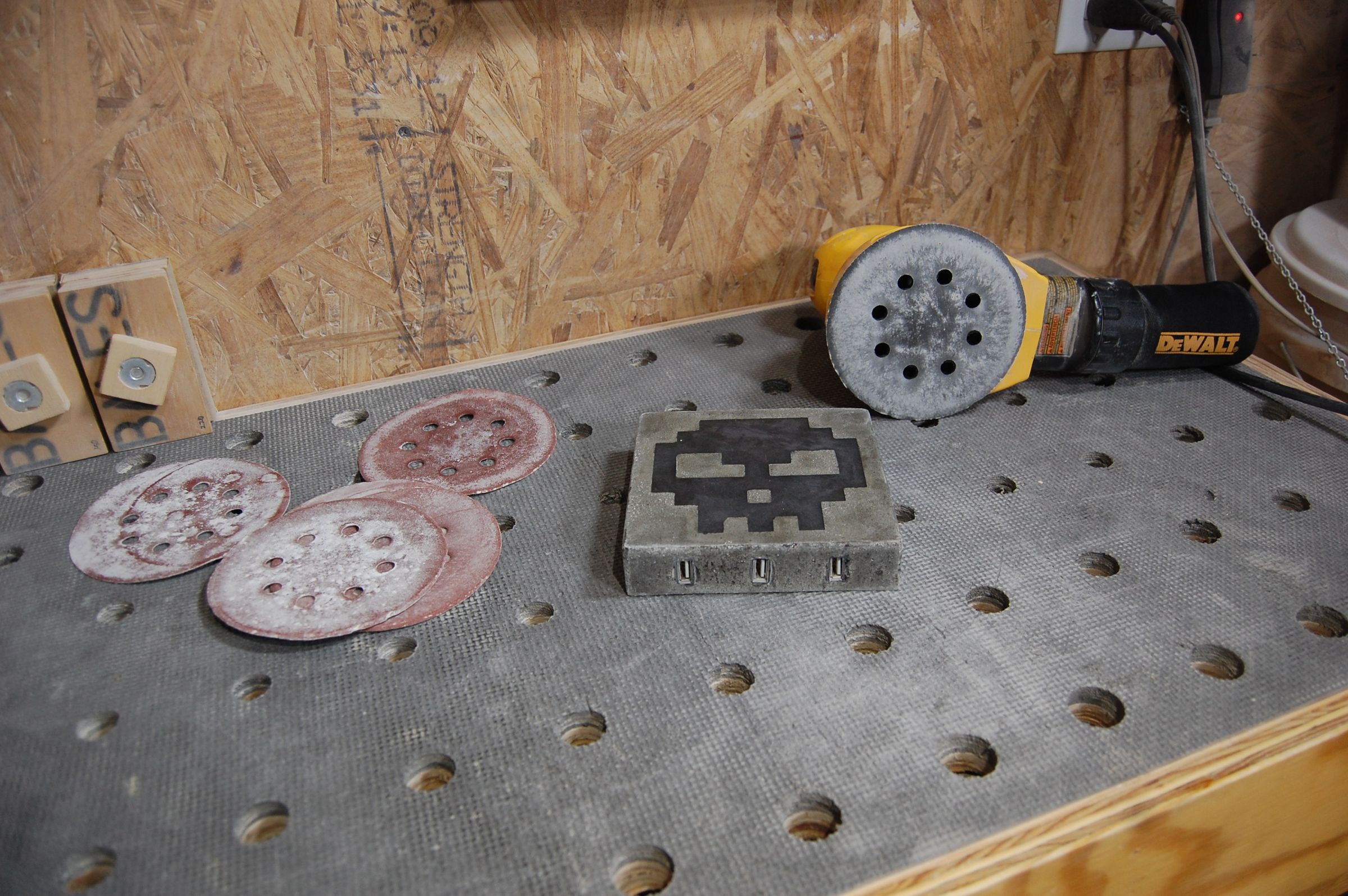 The 8-Bit Skull Concrete USB Hub : 11 Steps (with Pictures) - Instructables