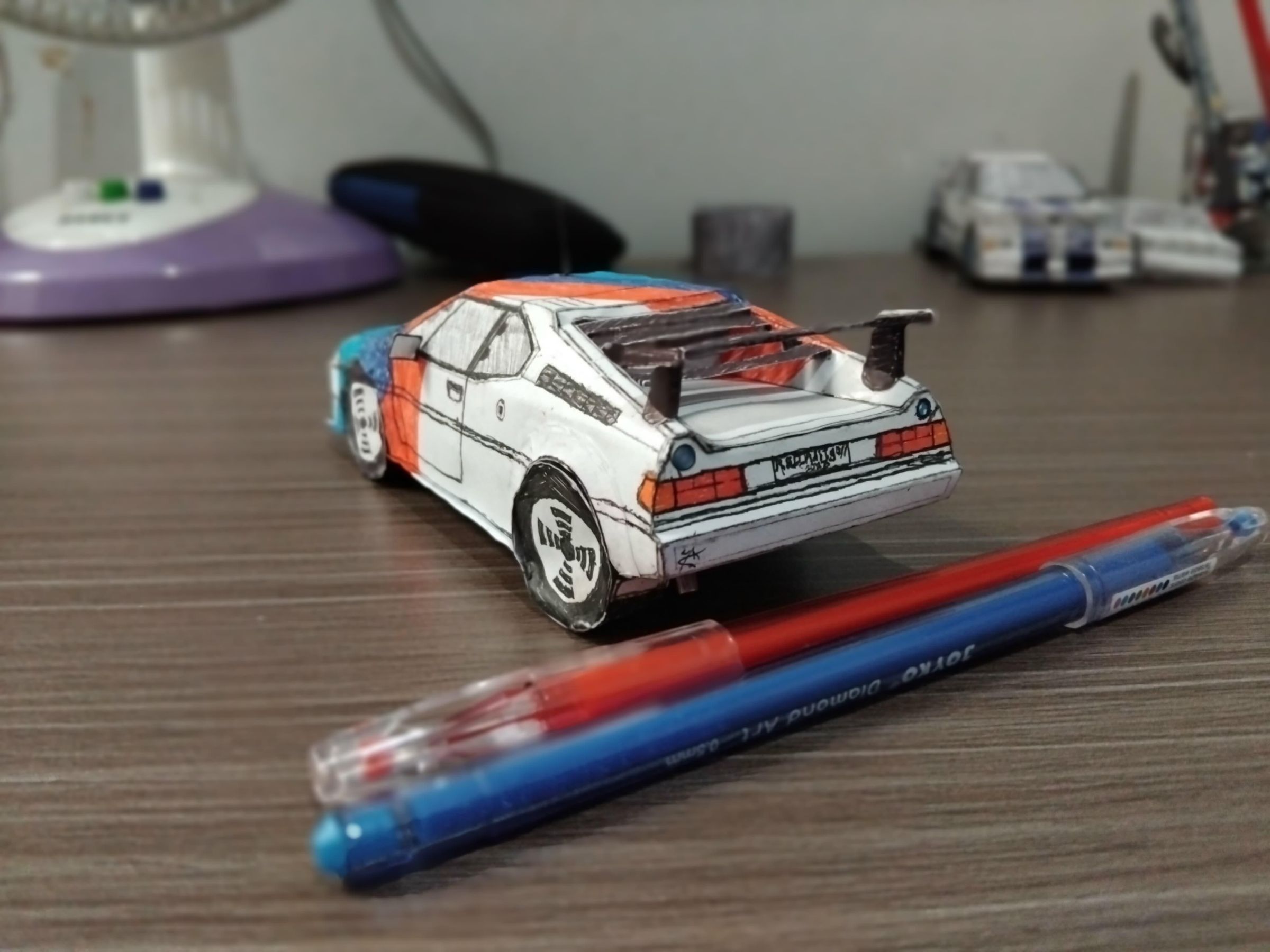 Self-drawn-looking BMW M1 Papercraft. : 6 Steps - Instructables