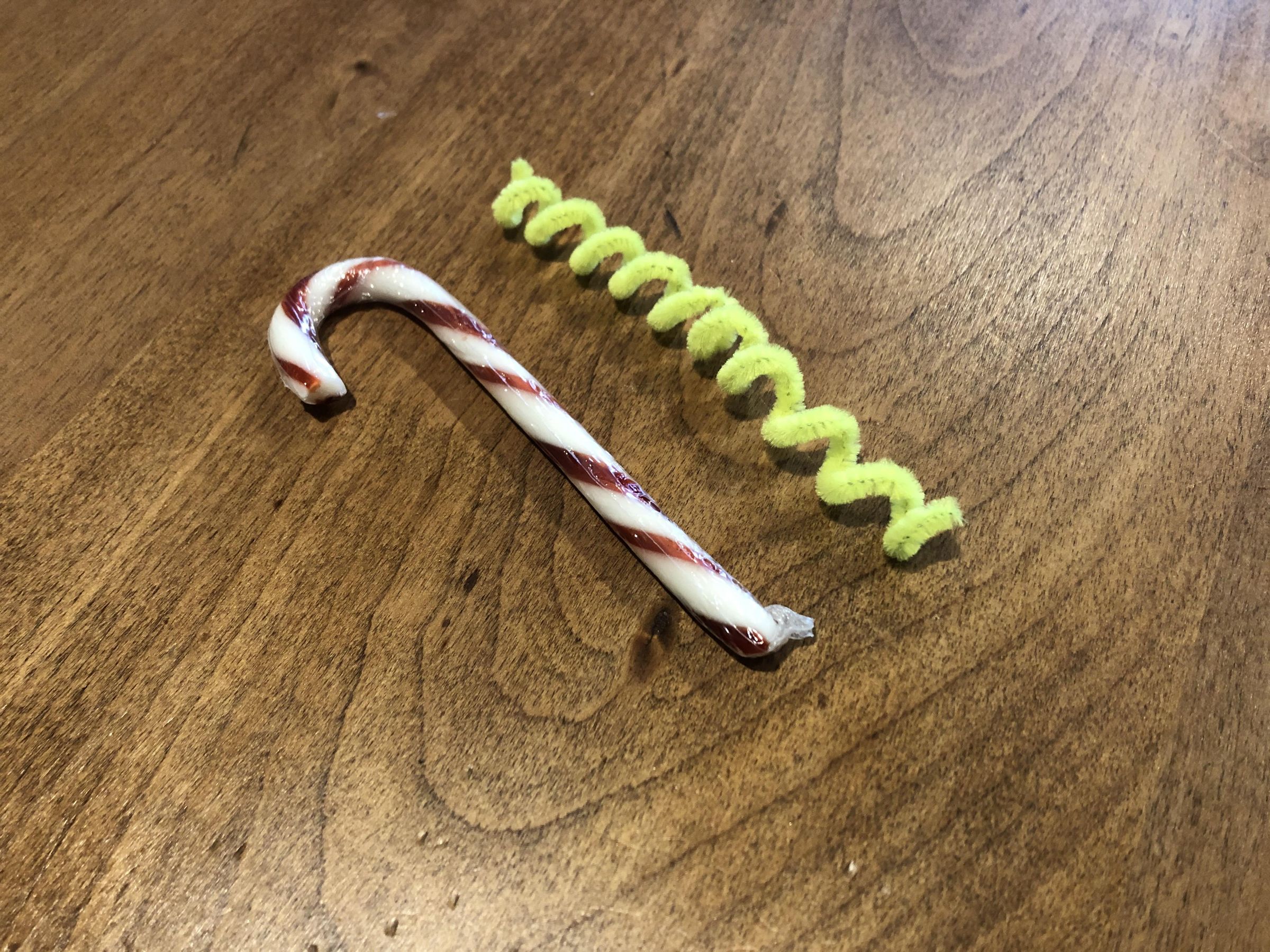 Candy Cane Reindeer : 3 Steps - Instructables