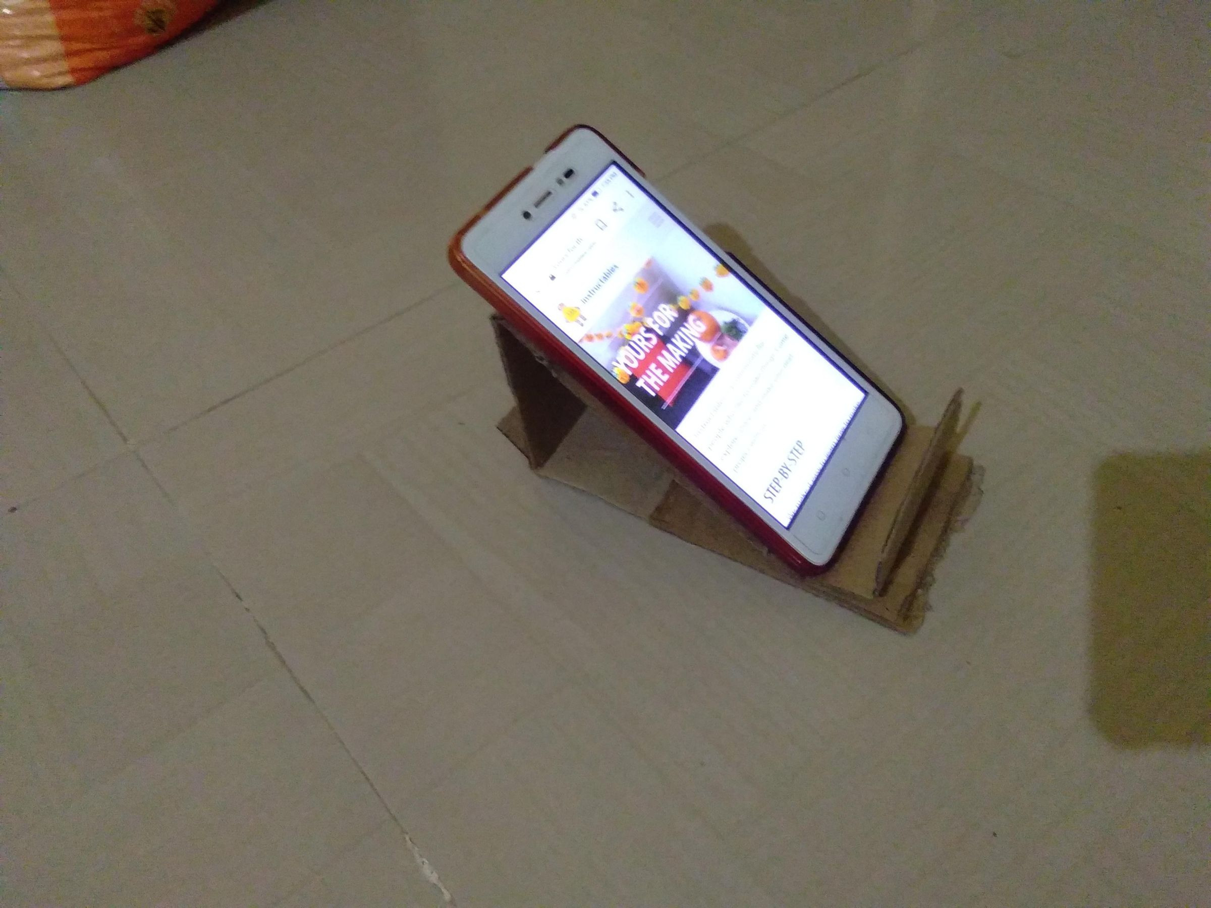 DIY Cardboard Mobile Stand : 4 Steps - Instructables