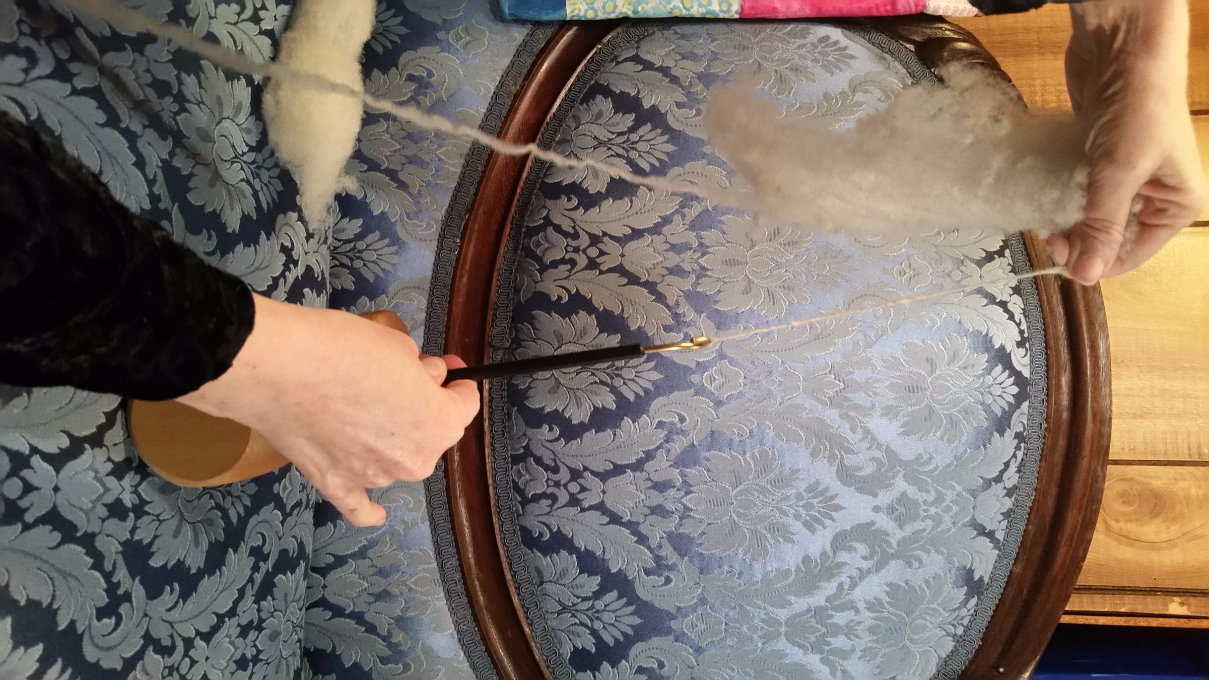 Using a Supported Spindle With a Base to Spin Yarn : 8 Steps (with ...
