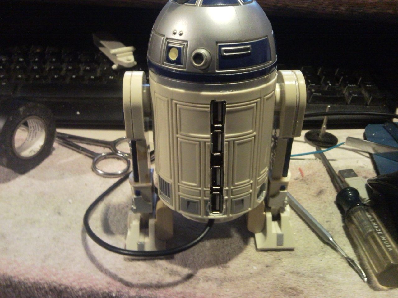 R2D2 5 Port USB Power Supply Unit. This Is the Droid Your Looking For ...