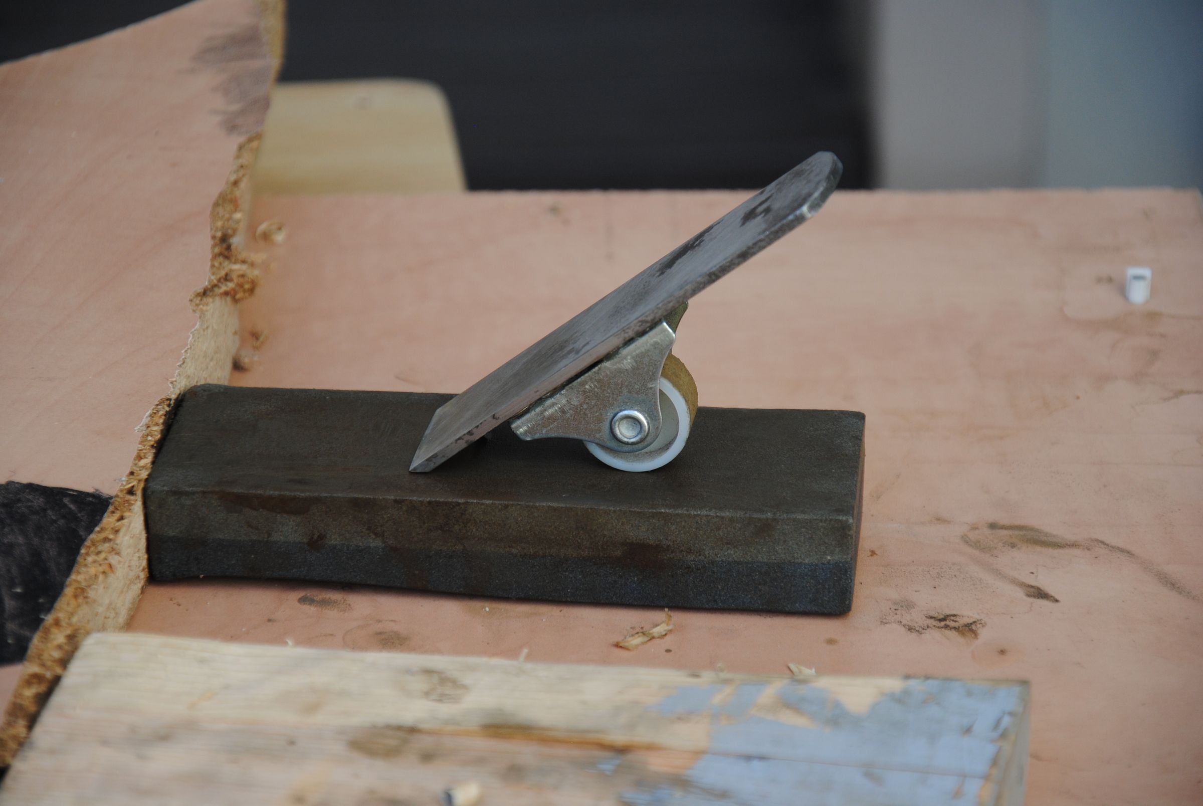 How to Make a Magnetic Honing Guide (For Sharpening Chisels & Hand ...