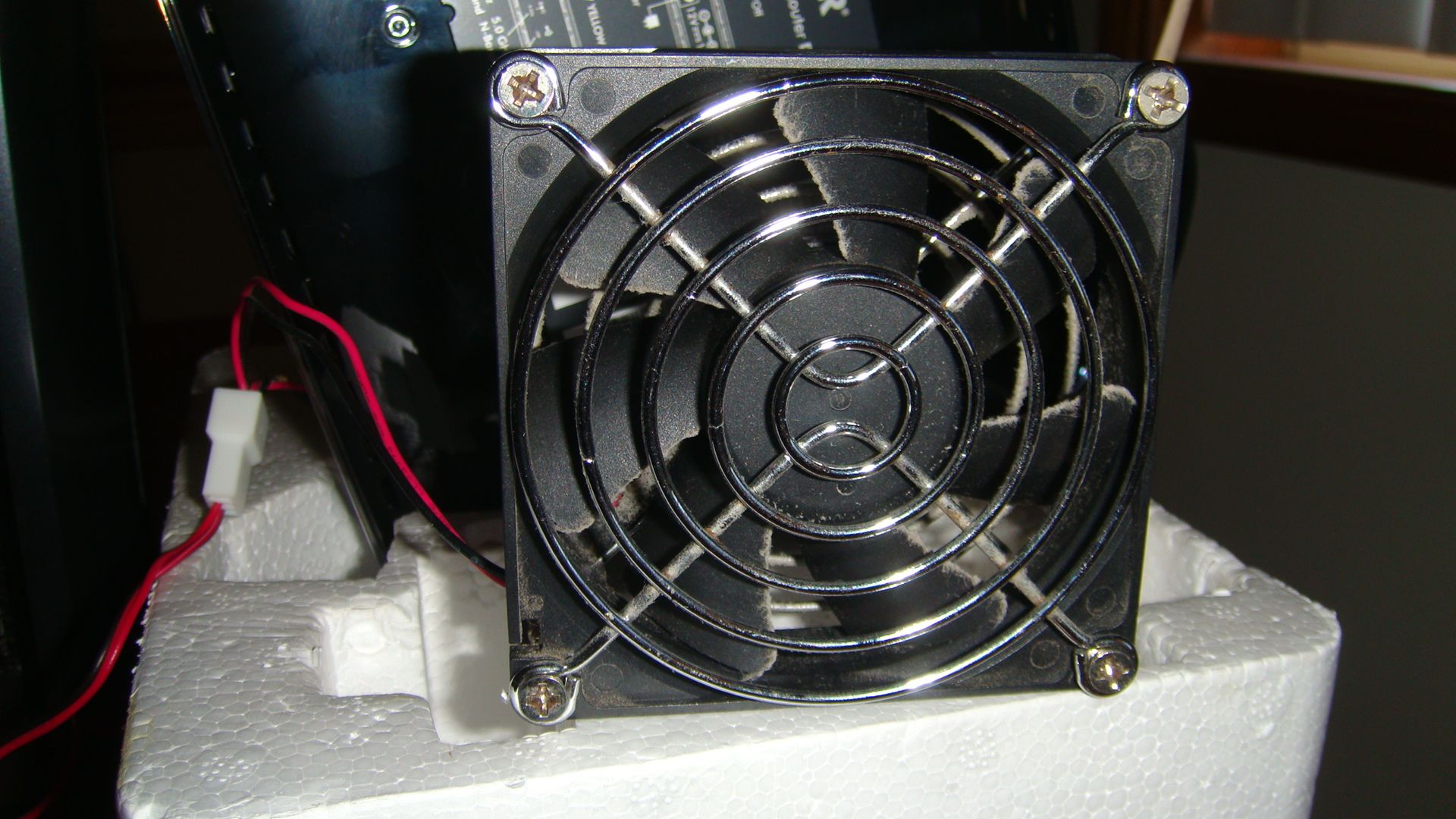 Netgear Dgnd3300 Modem/router Cooling Fans Mod (does Not Void ...