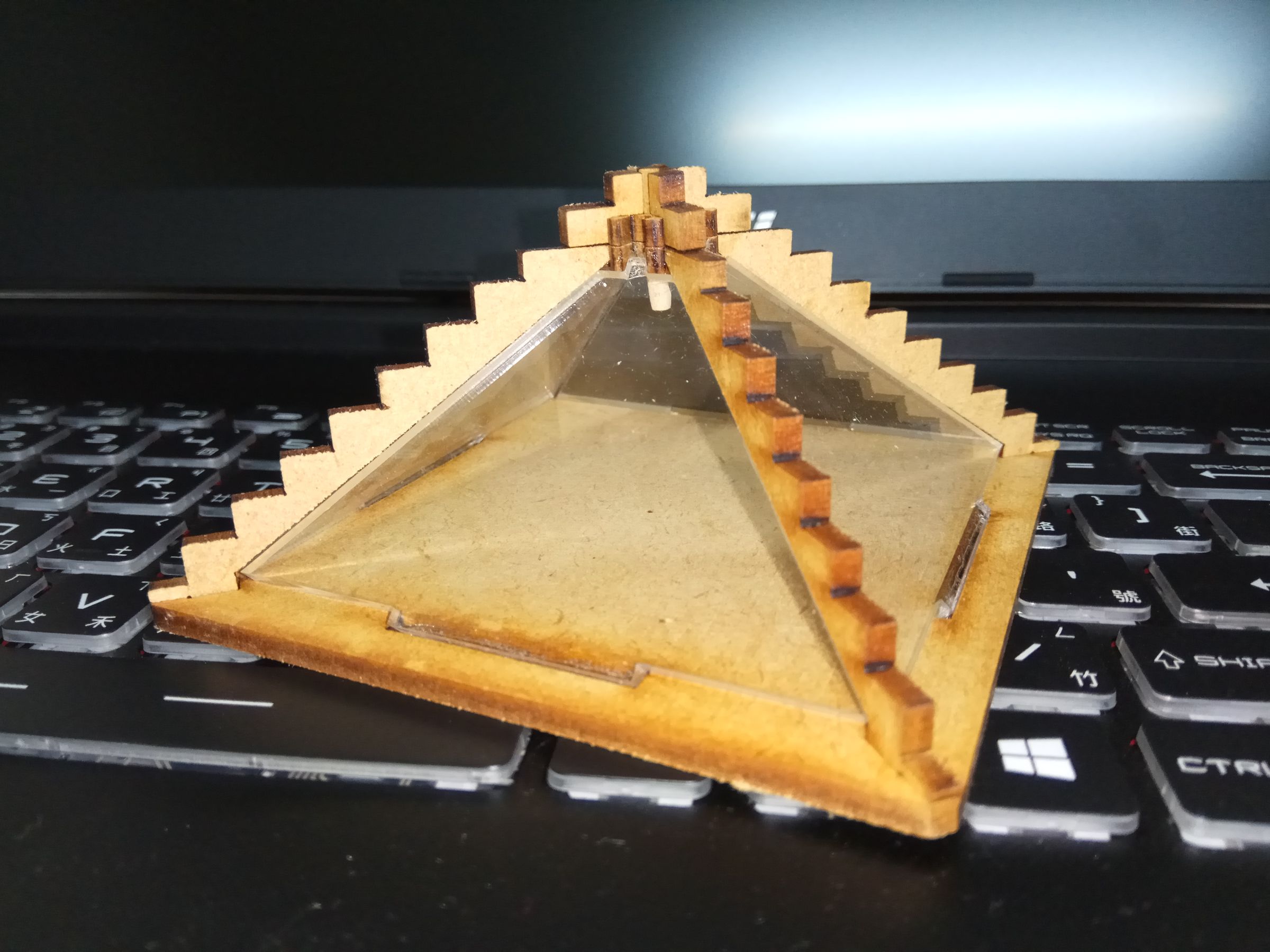 NFU Dream Maker Project: Holographic Projection Pyramid : 3 Steps ...