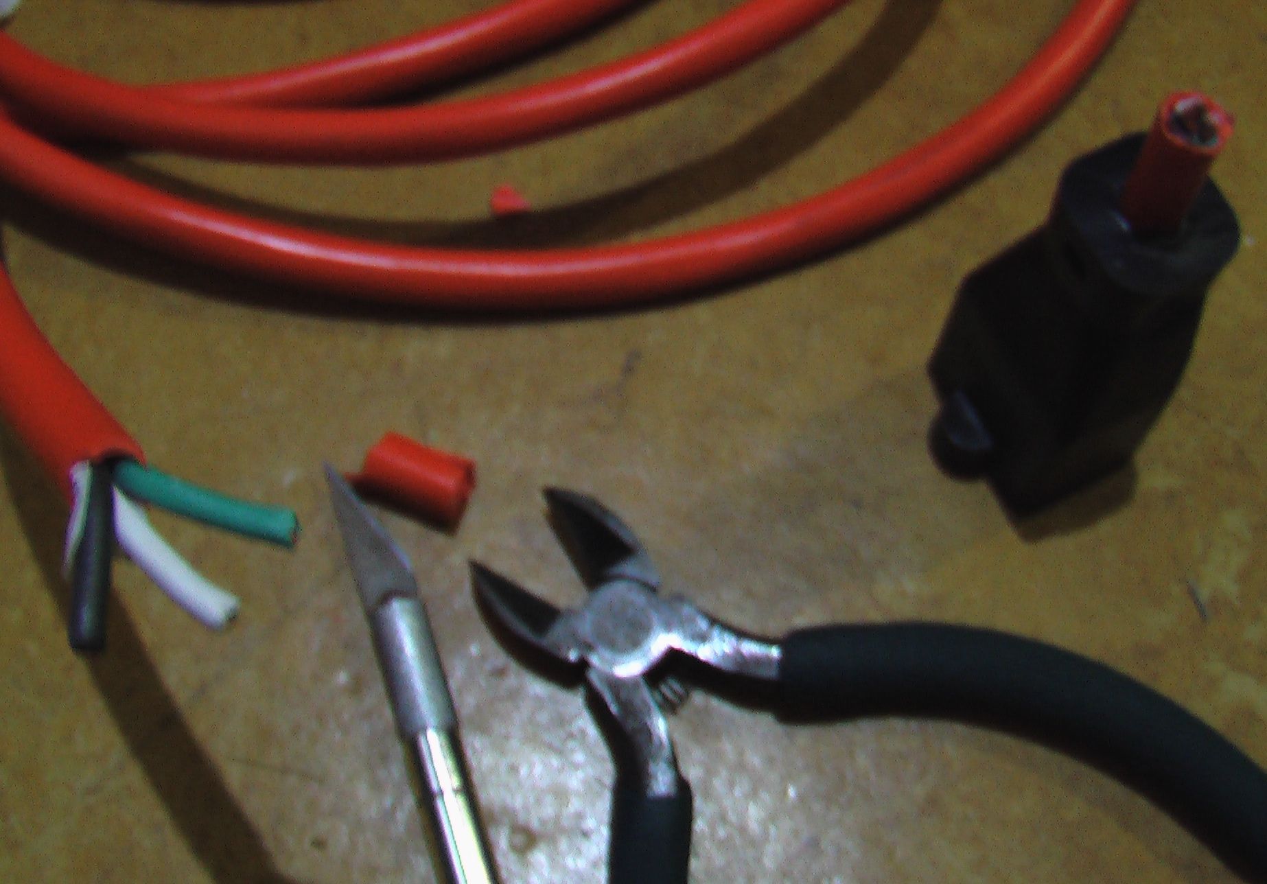Extension Cord: Repair and Modify : 5 Steps - Instructables