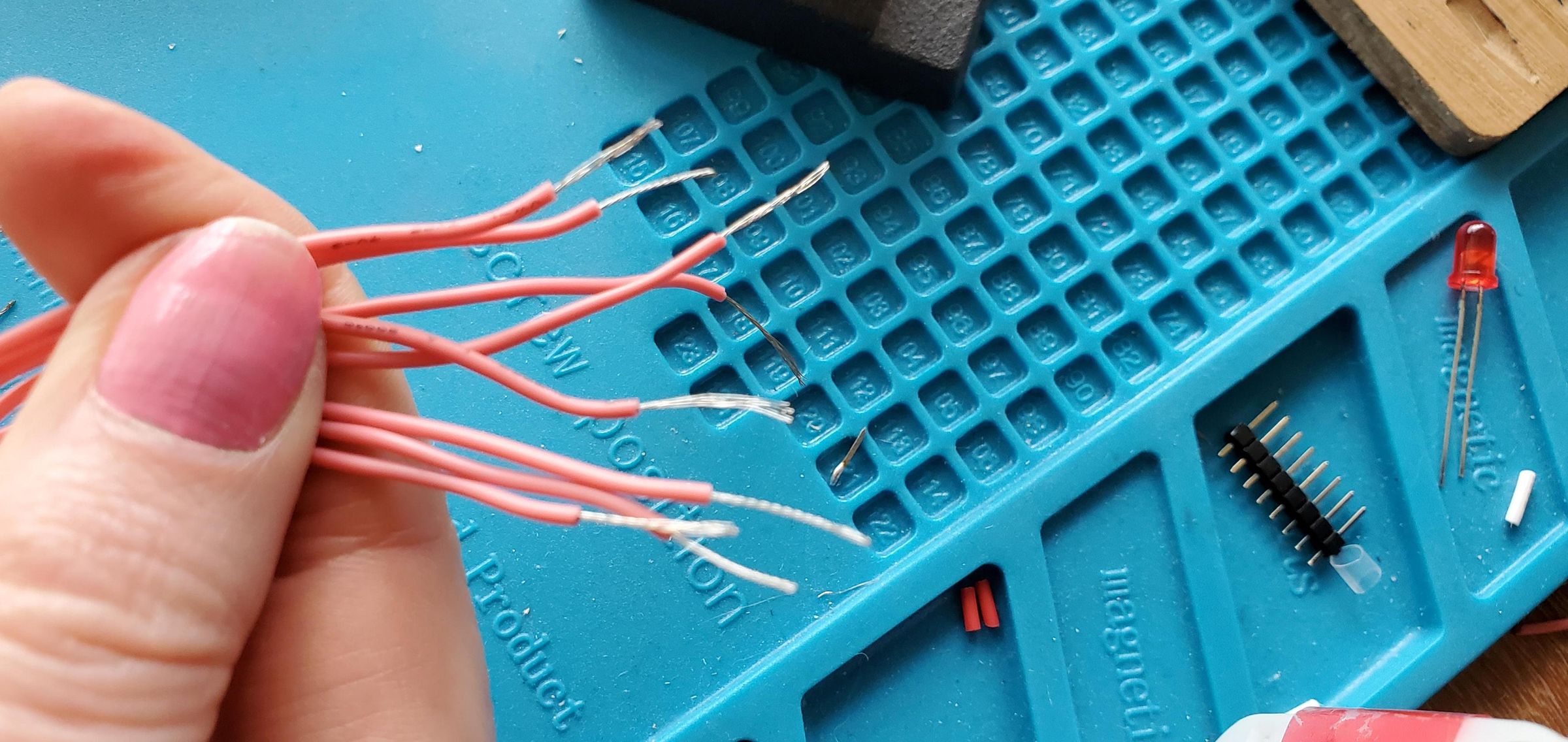 ALIENS! Making Your Circuit Boards Into Multiuse Protoboards! : 6 Steps ...