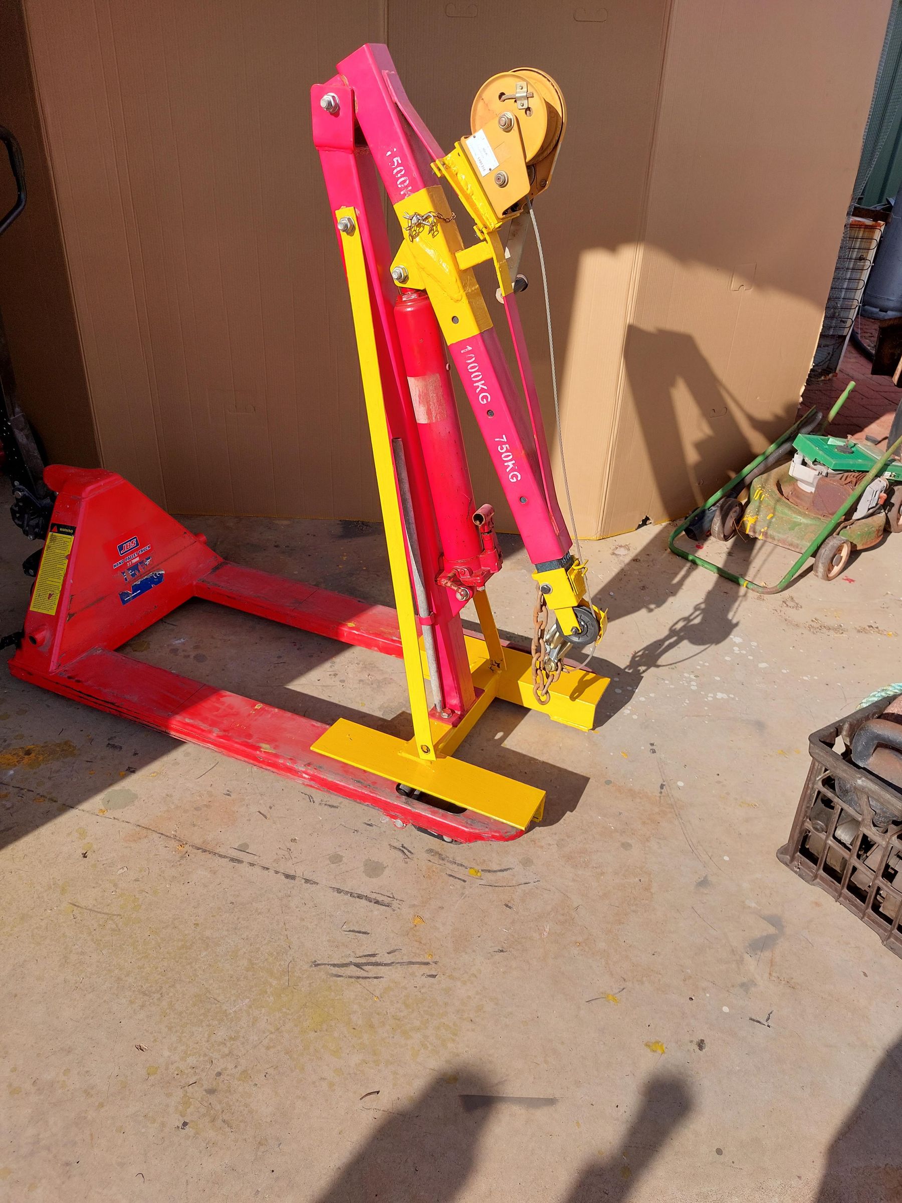 Versatile Workshop Crane - the Bitsa-crane Tool : 6 Steps - Instructables
