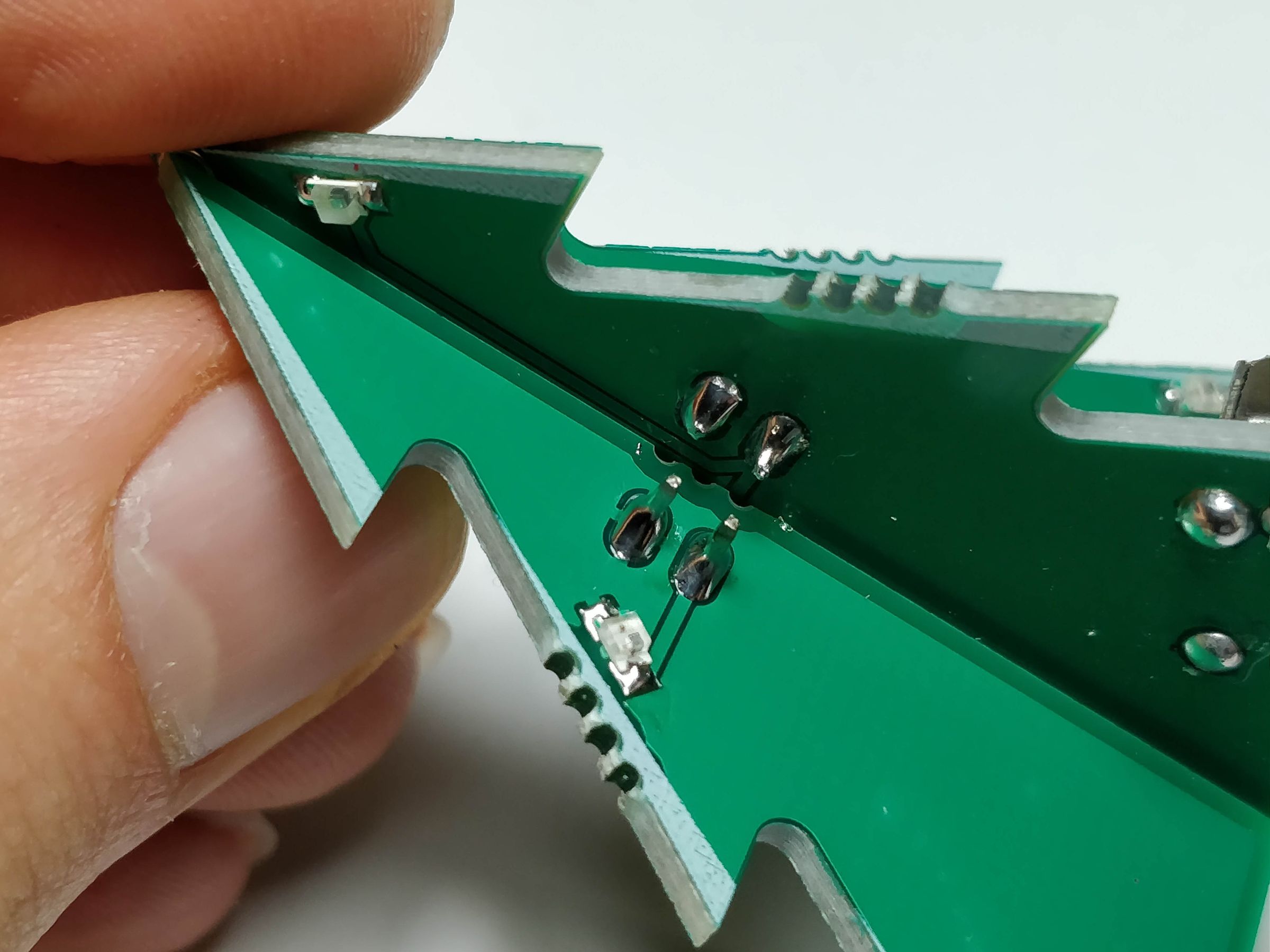 $1 PCB Christmas Tree : 7 Steps (with Pictures) - Instructables