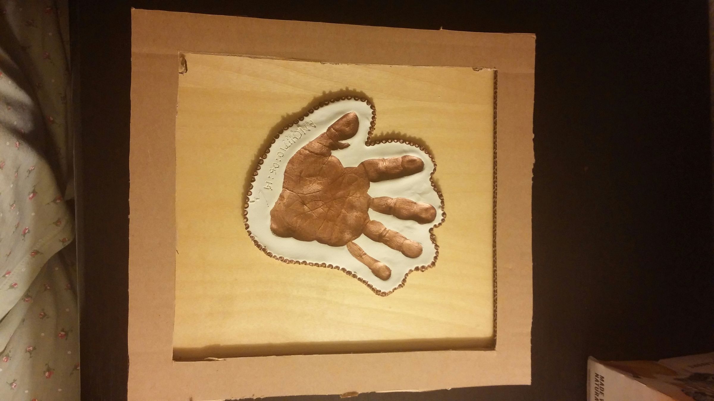 Framed Hand-print With Yarn and Cardboard : 6 Steps - Instructables