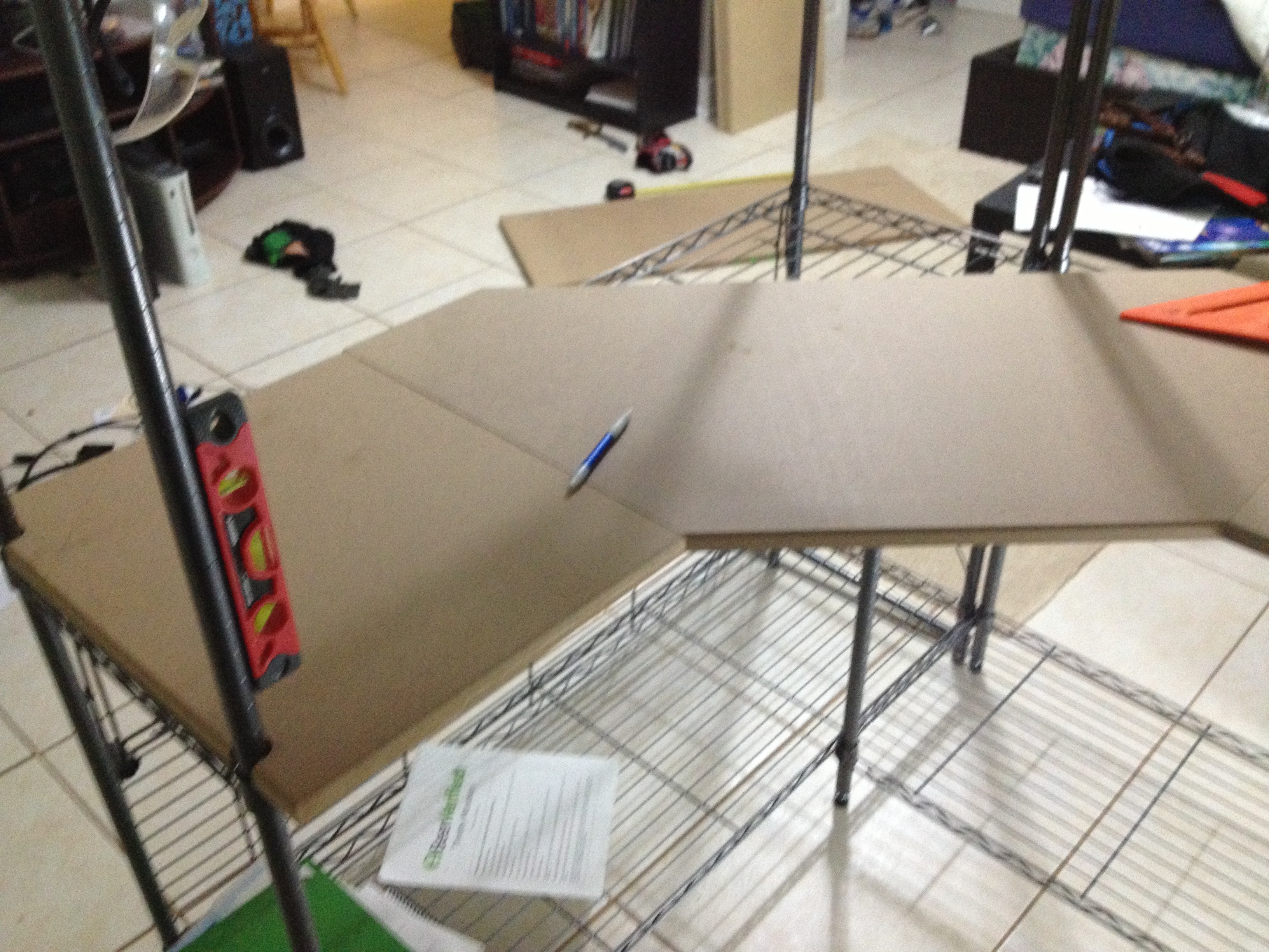 L-Shaped Wire Rack Computer Desk : 5 Steps - Instructables