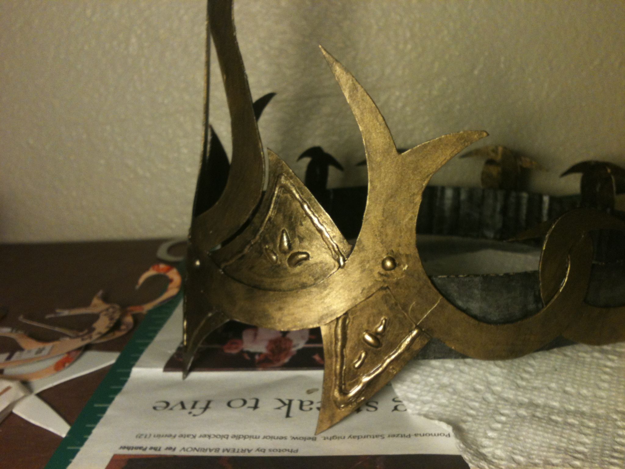 Fantasy Crown : 4 Steps (with Pictures) - Instructables