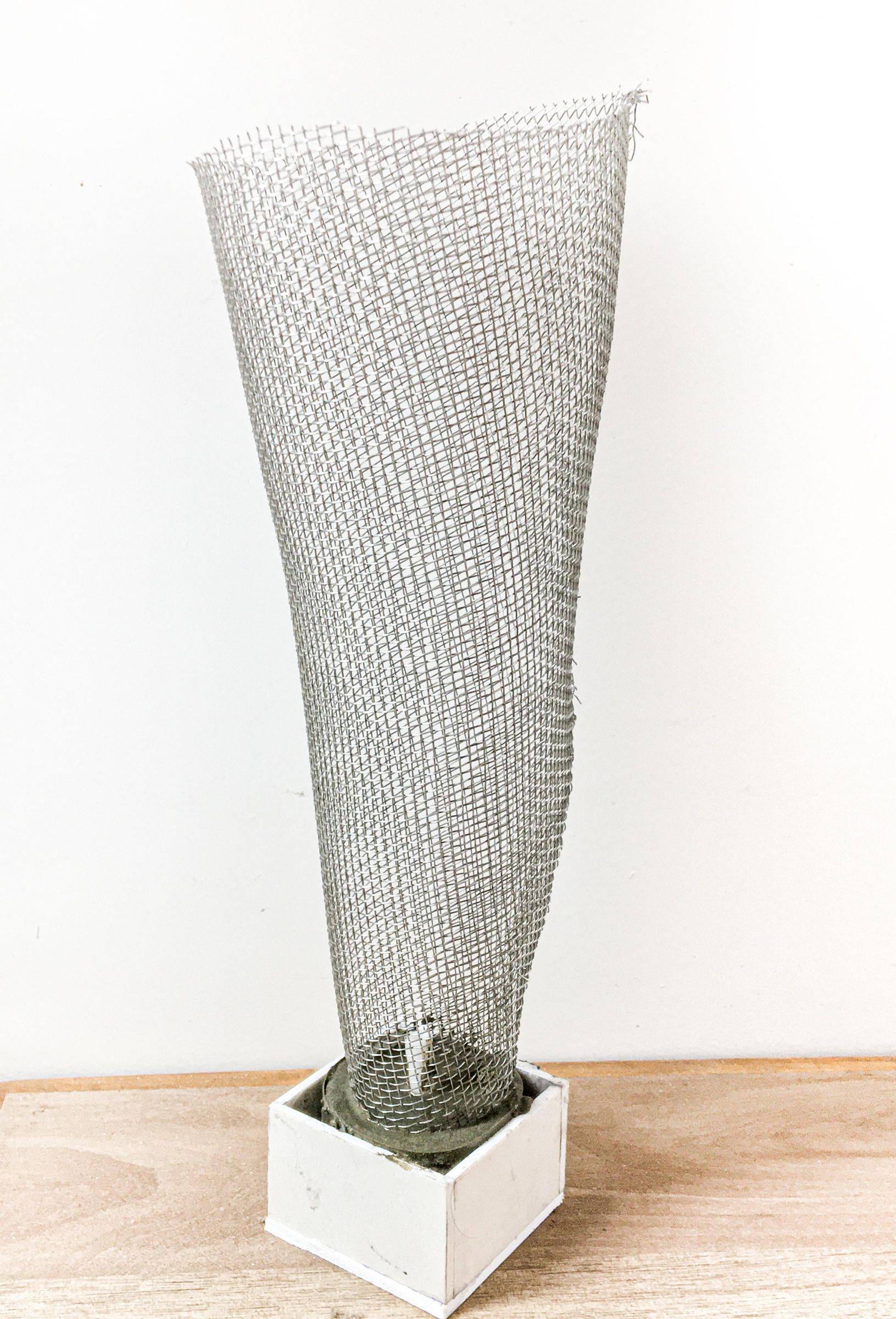 Simple Wire Mesh Lamp : 4 Steps - Instructables
