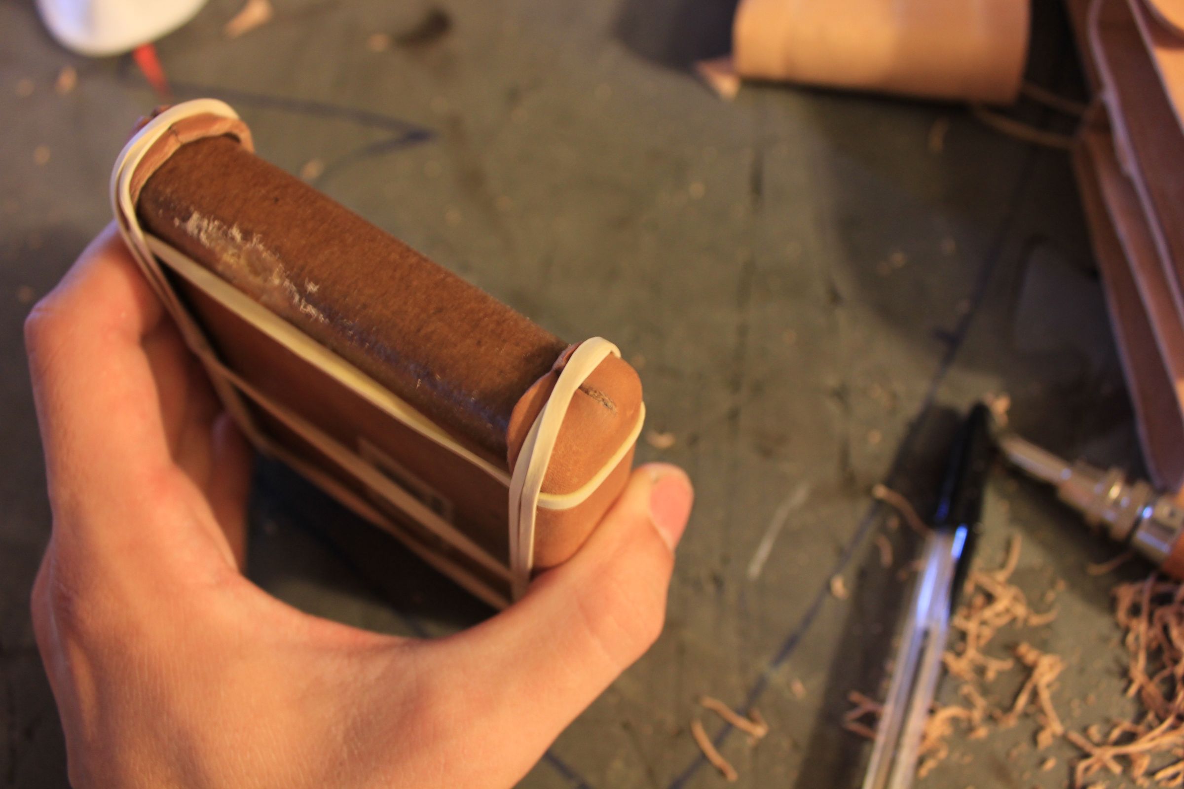 Leather Pouch Tutorial & Intro to Basic Leather Working : 11 Steps ...