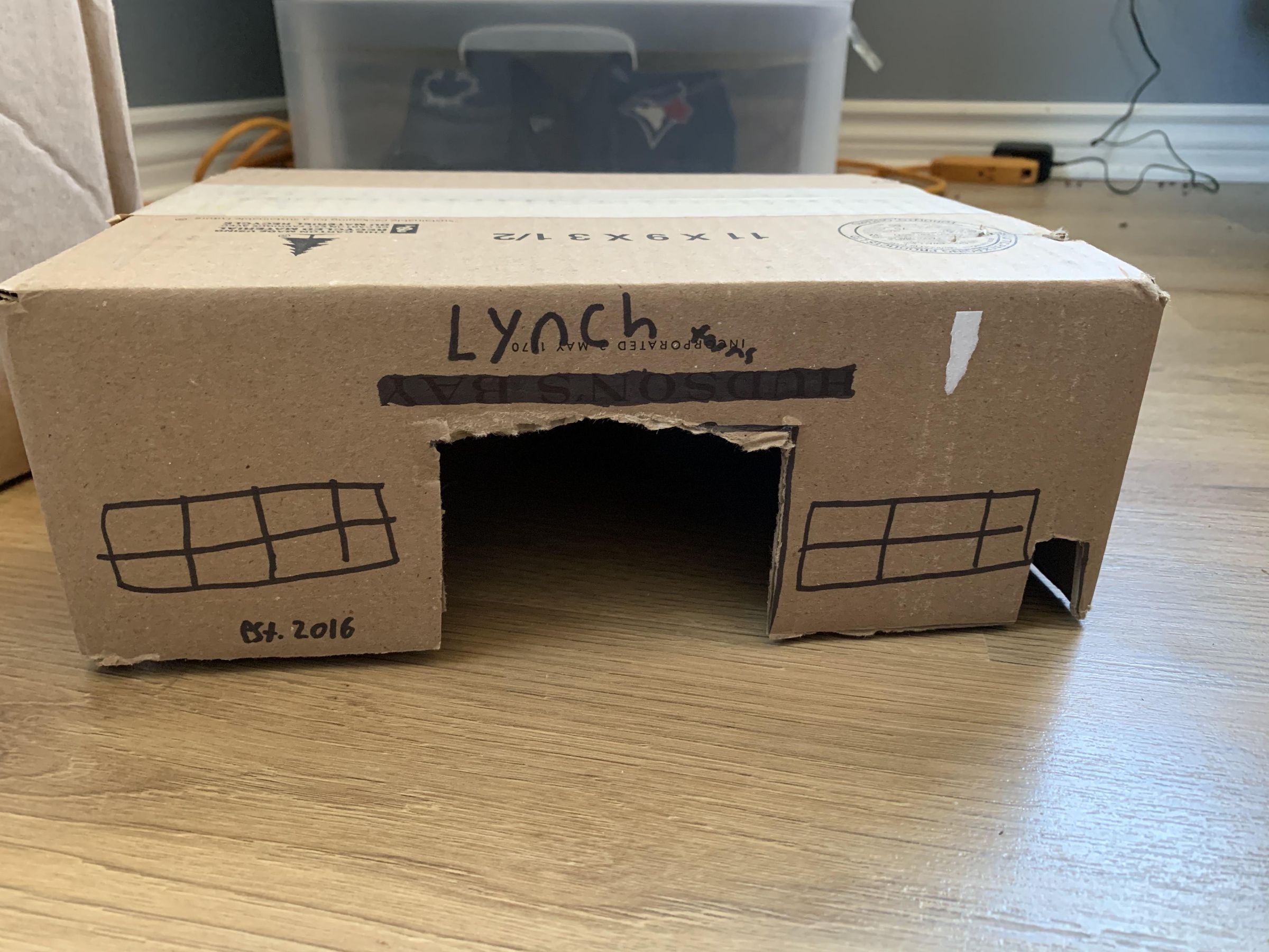 Toy Cardboard Cattle Barn! : 4 Steps - Instructables