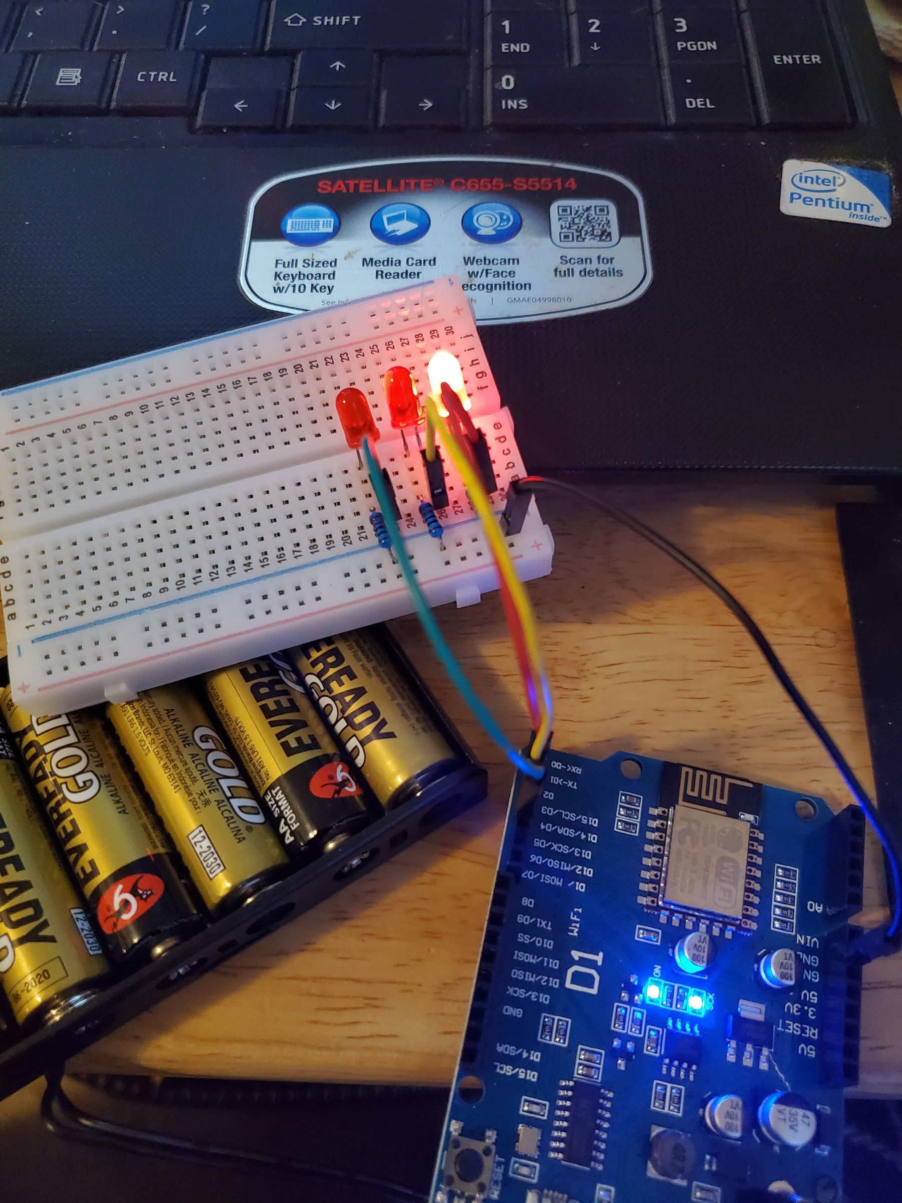 How to Use Arduino WeMos D1 WiFi UNO ESP8266 IOT IDE Compatible Board ...