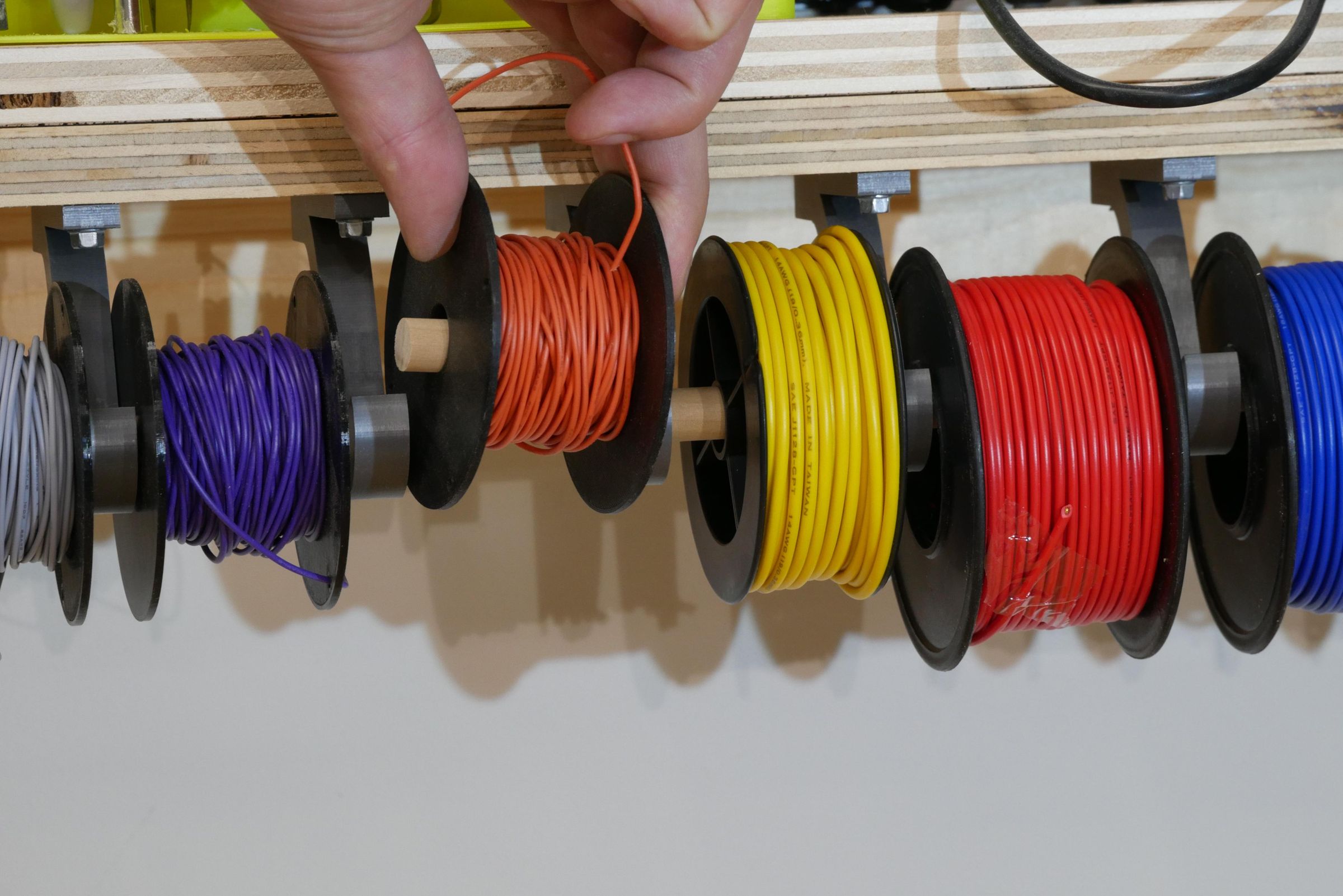 Ultimate Wire Spool Hanger With Removable Spools : 4 Steps (with ...