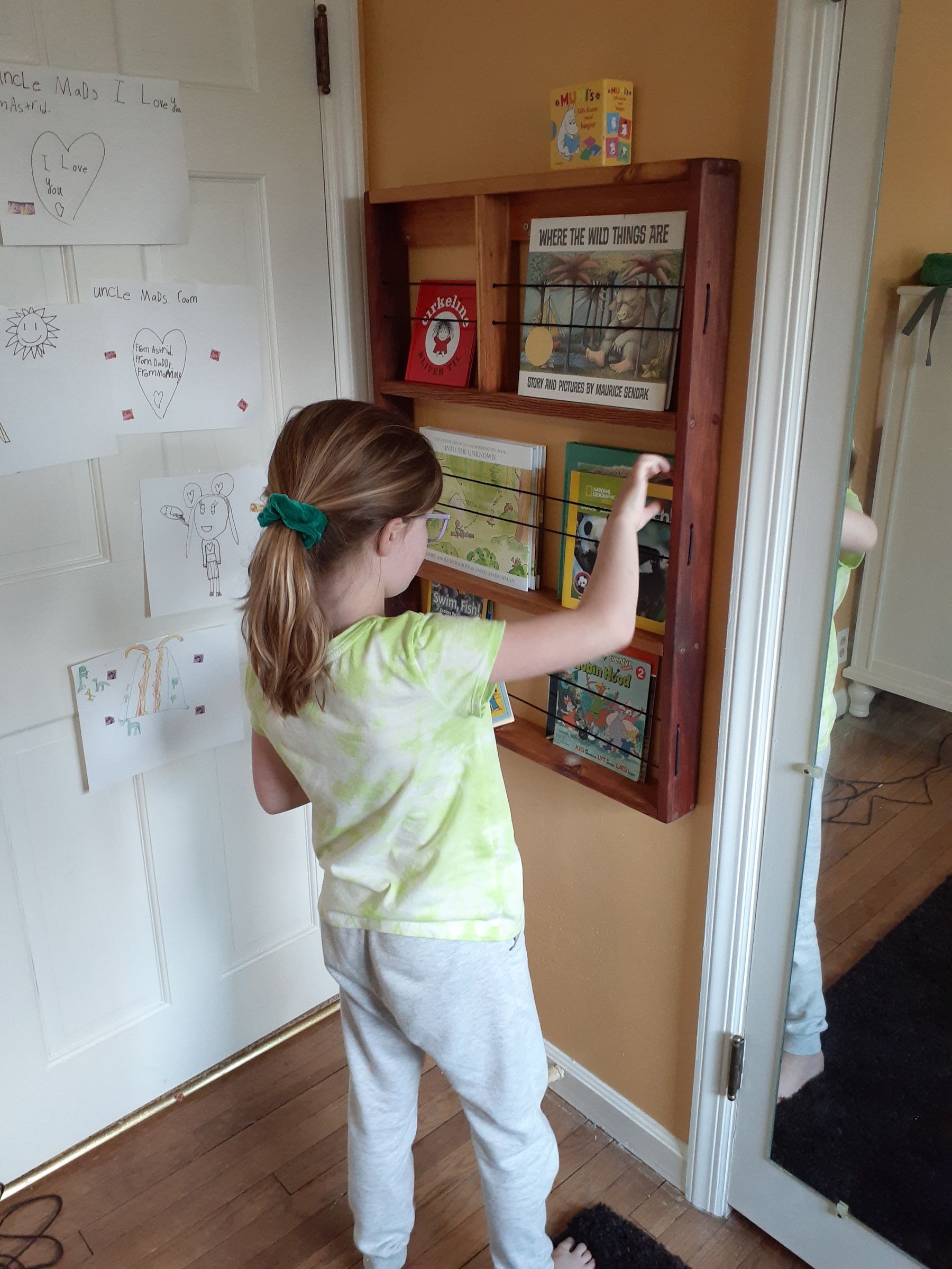 Narrow Bookshelf for Behind the Door Storage : 20 Steps (with Pictures ...