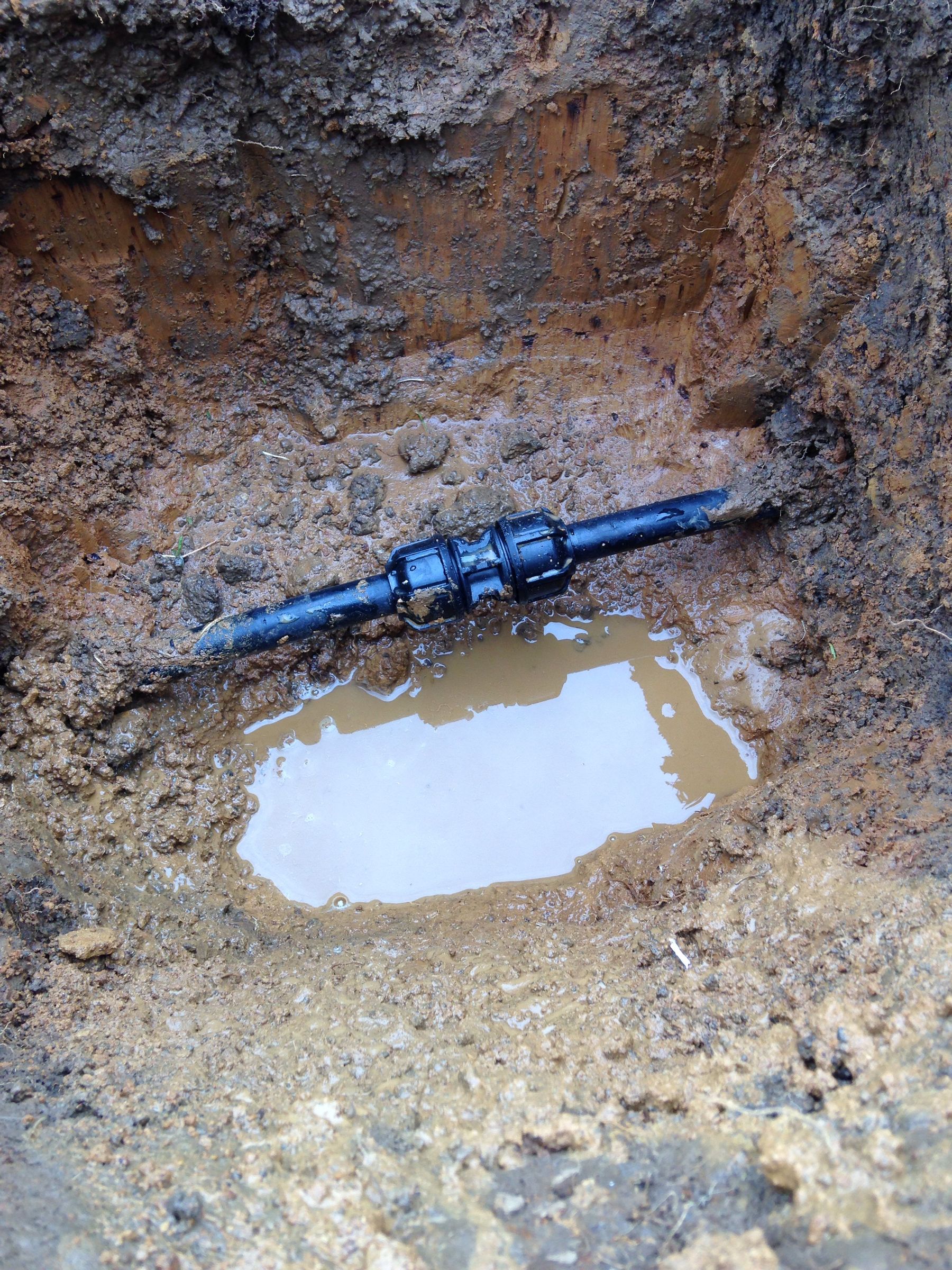 Polythene Pipe Leak Repair : 7 Steps - Instructables