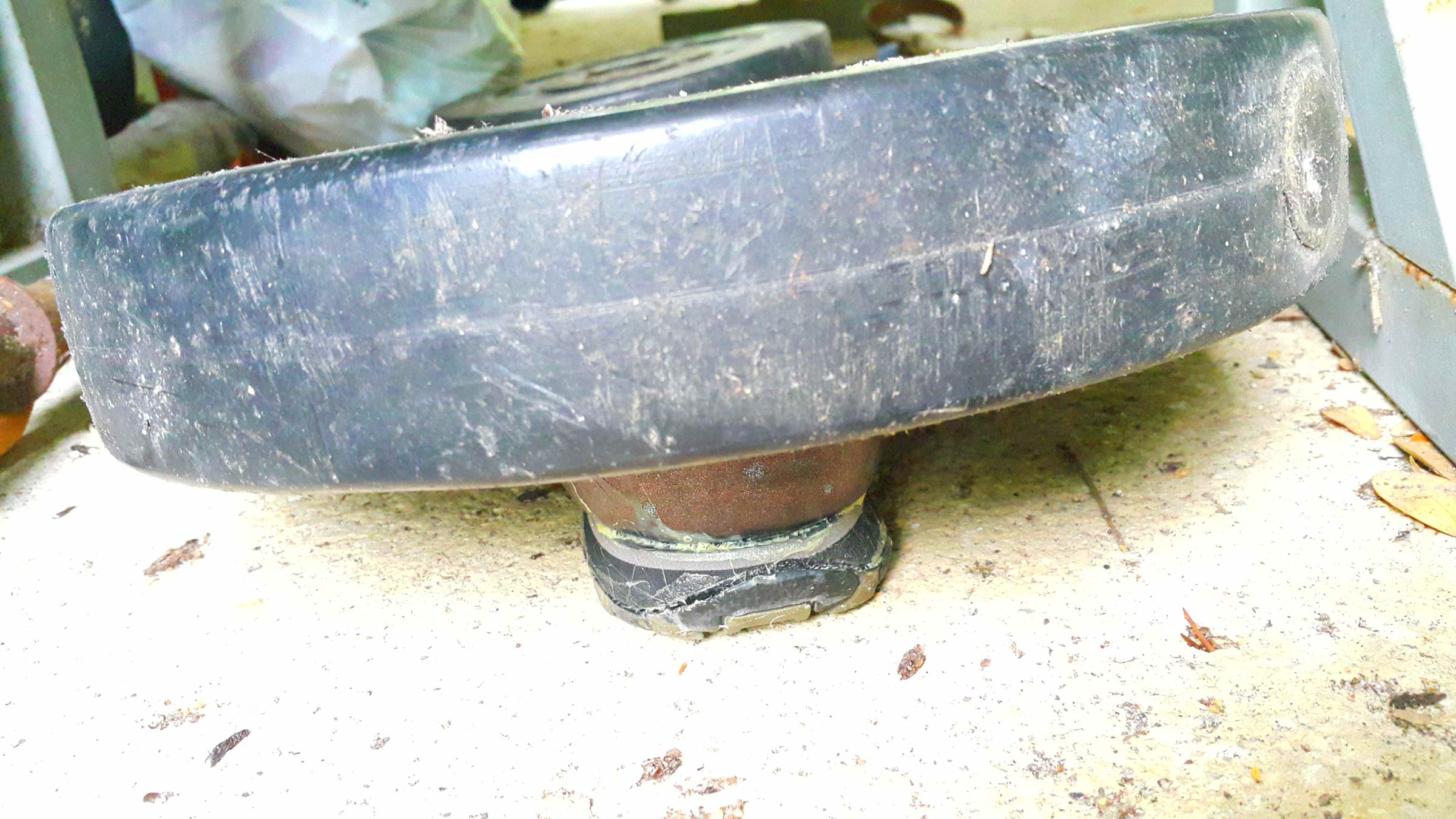 Sticking Back a Shoe Sole. : 4 Steps (with Pictures) - Instructables
