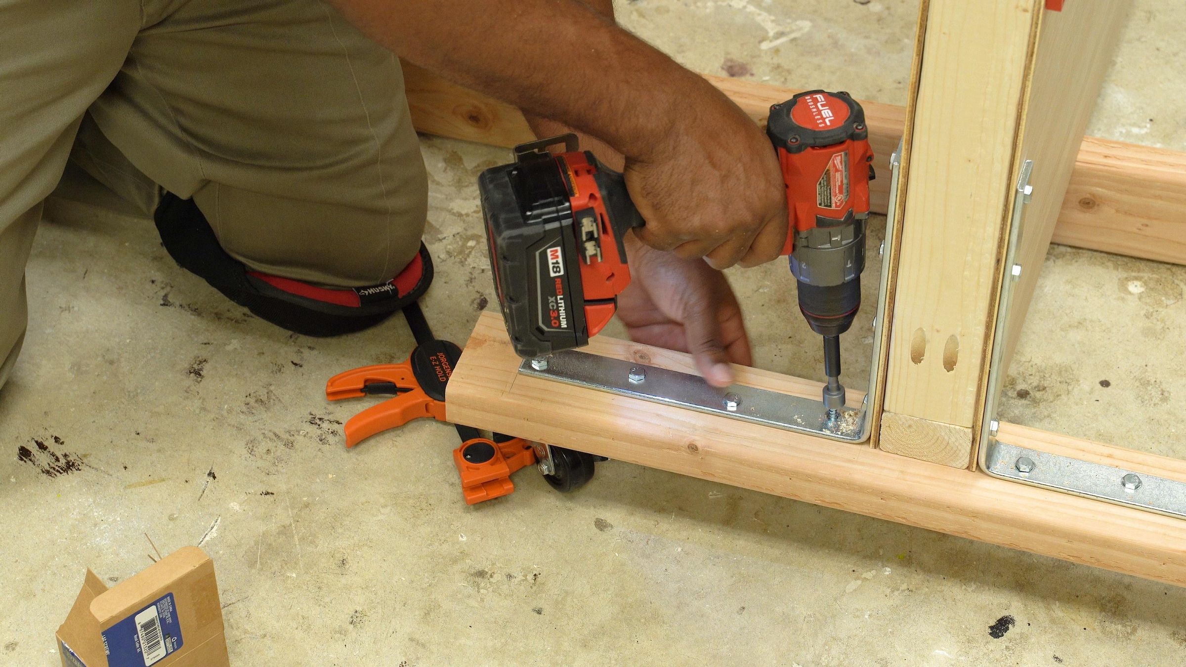 How to Build a Portable Pallet Wall : 10 Steps (with Pictures ...