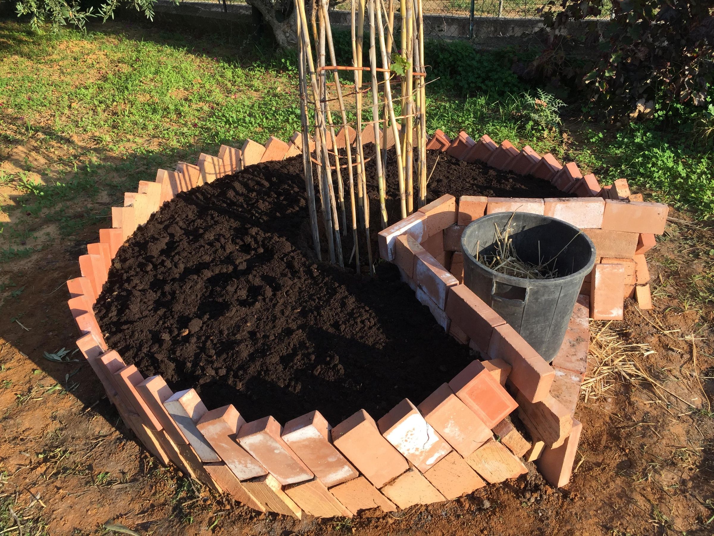 Keyhole Garden : 12 Steps (with Pictures) - Instructables