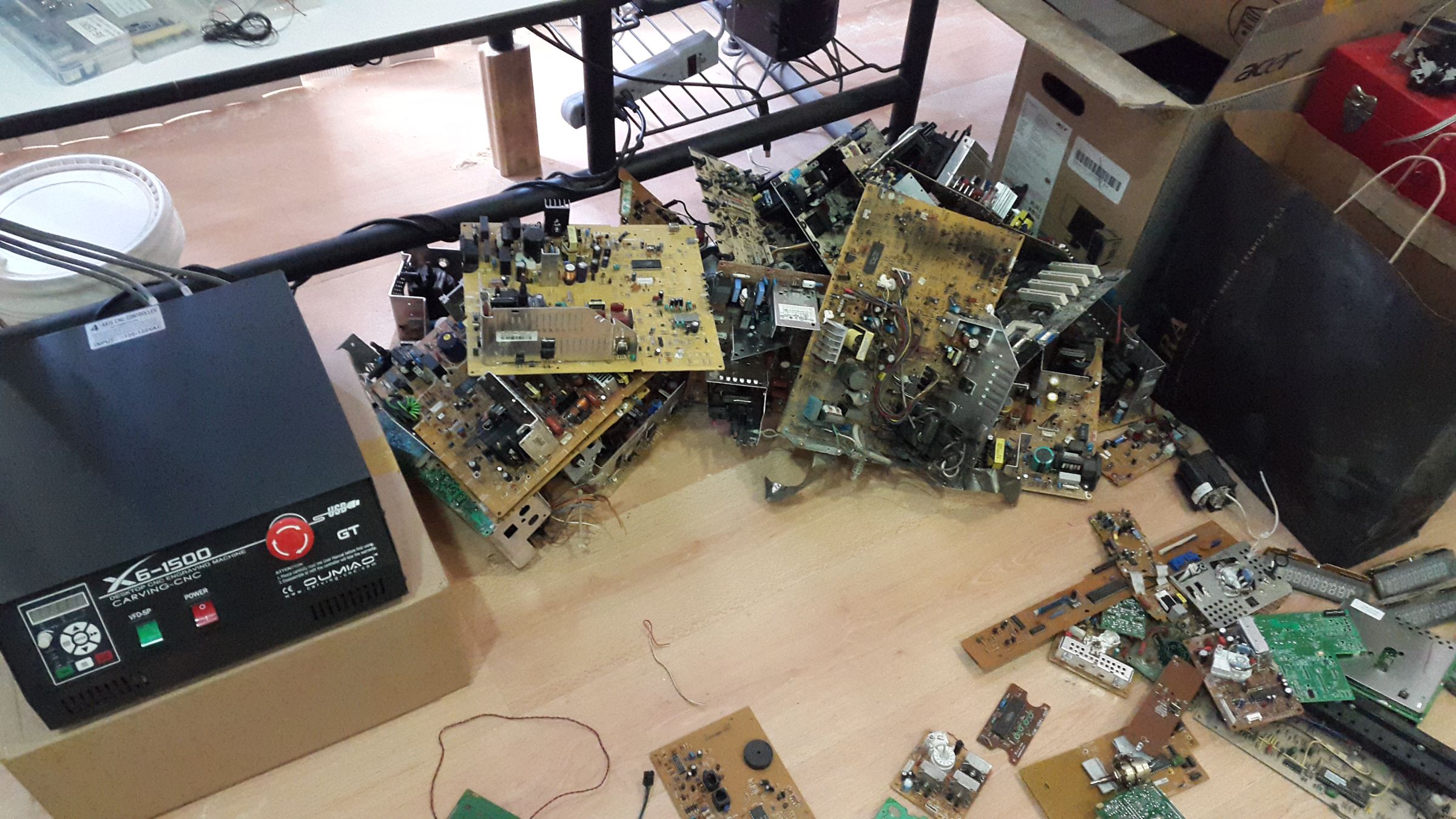 PCB Circuit Wall : 7 Steps (with Pictures) - Instructables