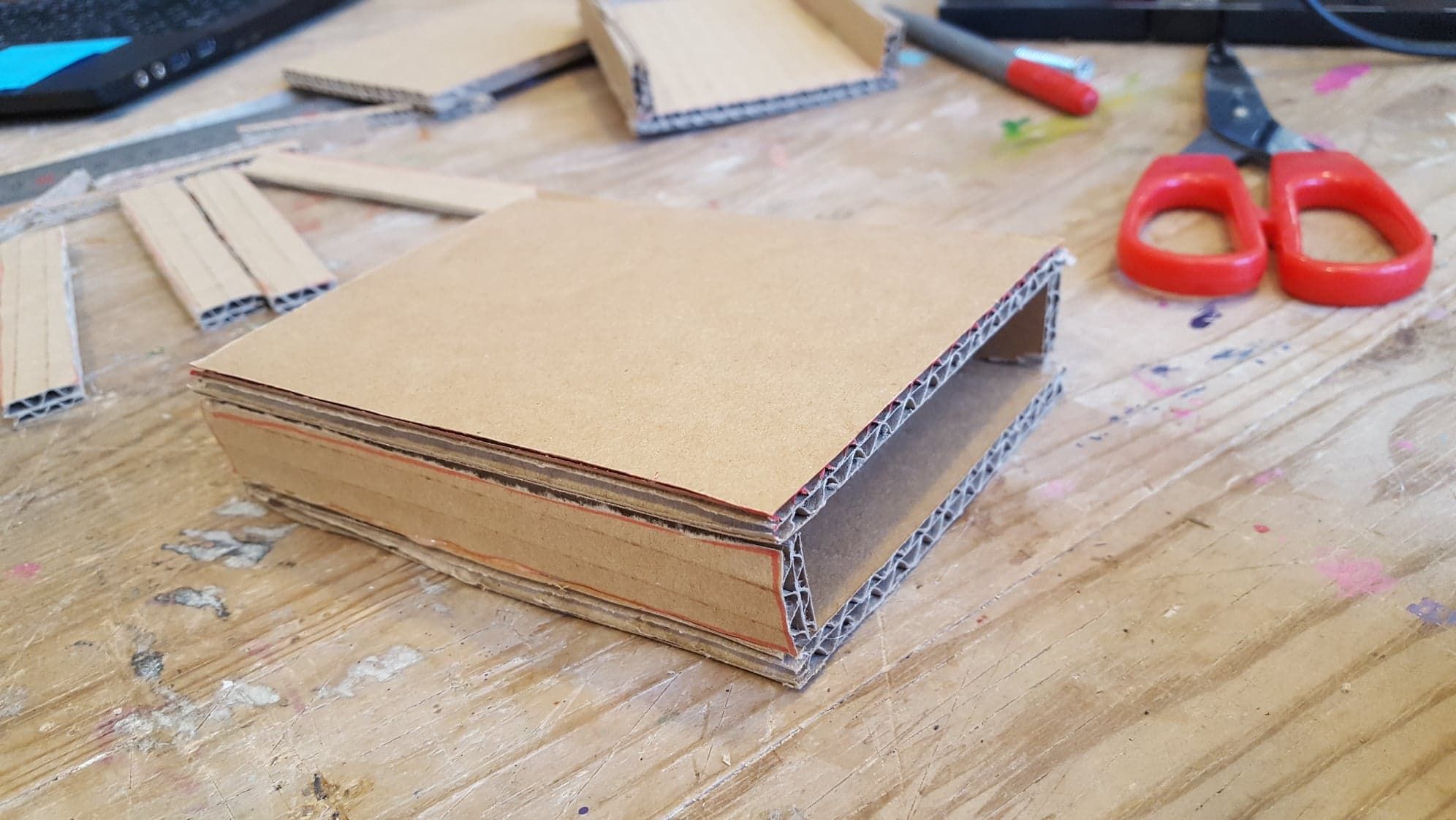 Cardboard Loot Llama Fortnite : 10 Steps (with Pictures) - Instructables