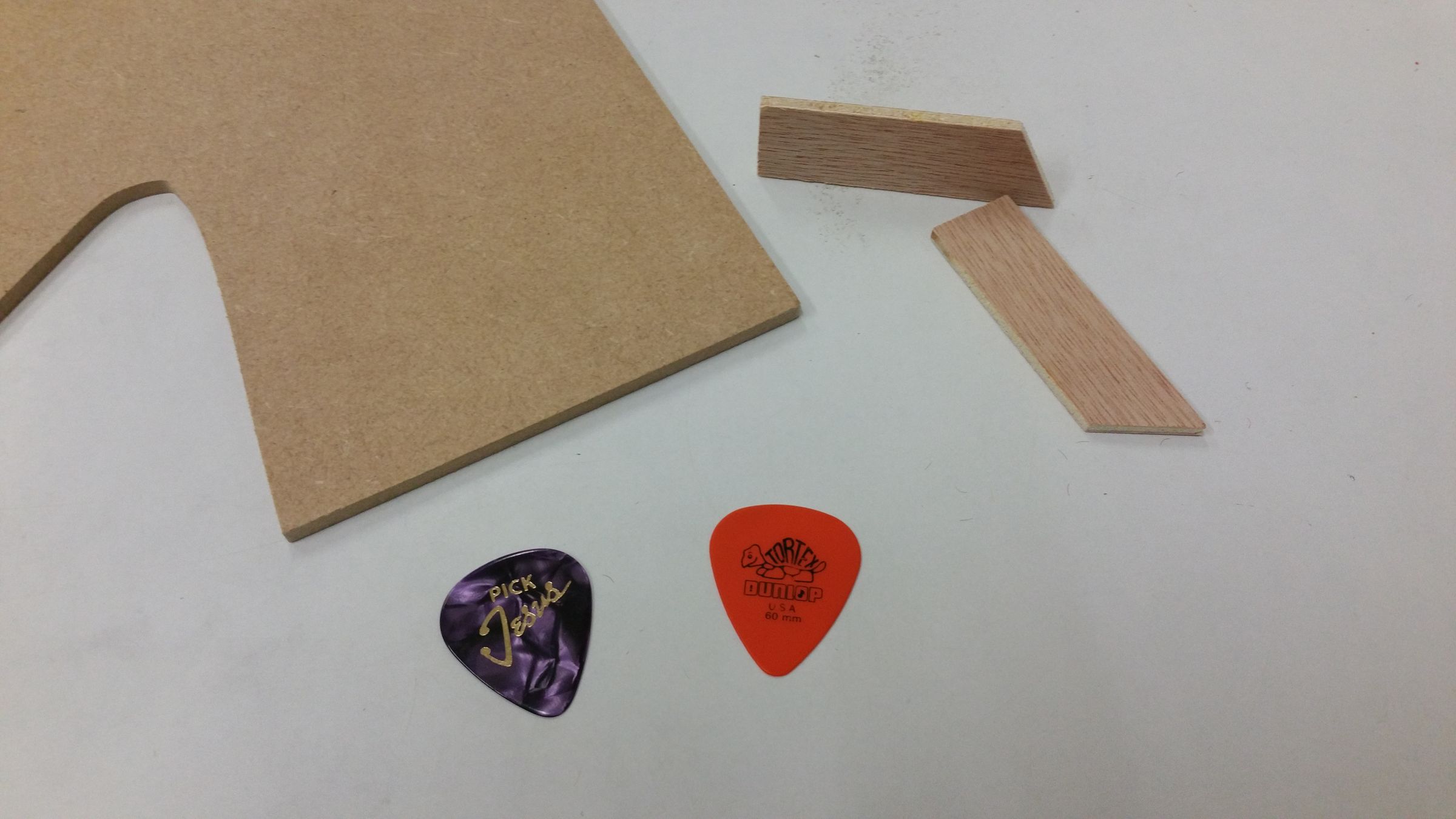 Plectrum/pick Made of Fibreboard and Plywood : 4 Steps (with Pictures ...