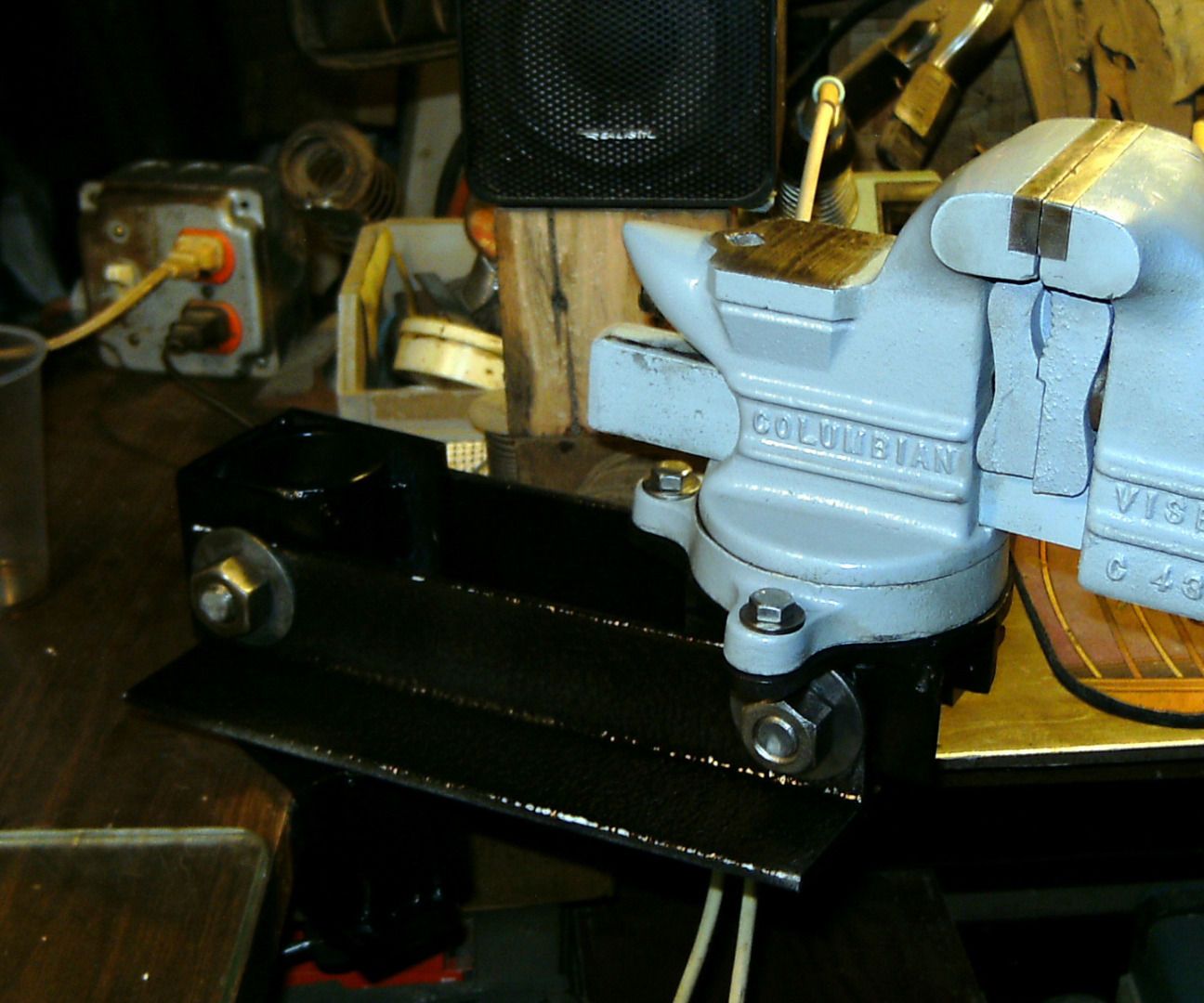Pivoting Arm Vise Mount Build : 12 Steps (with Pictures) - Instructables
